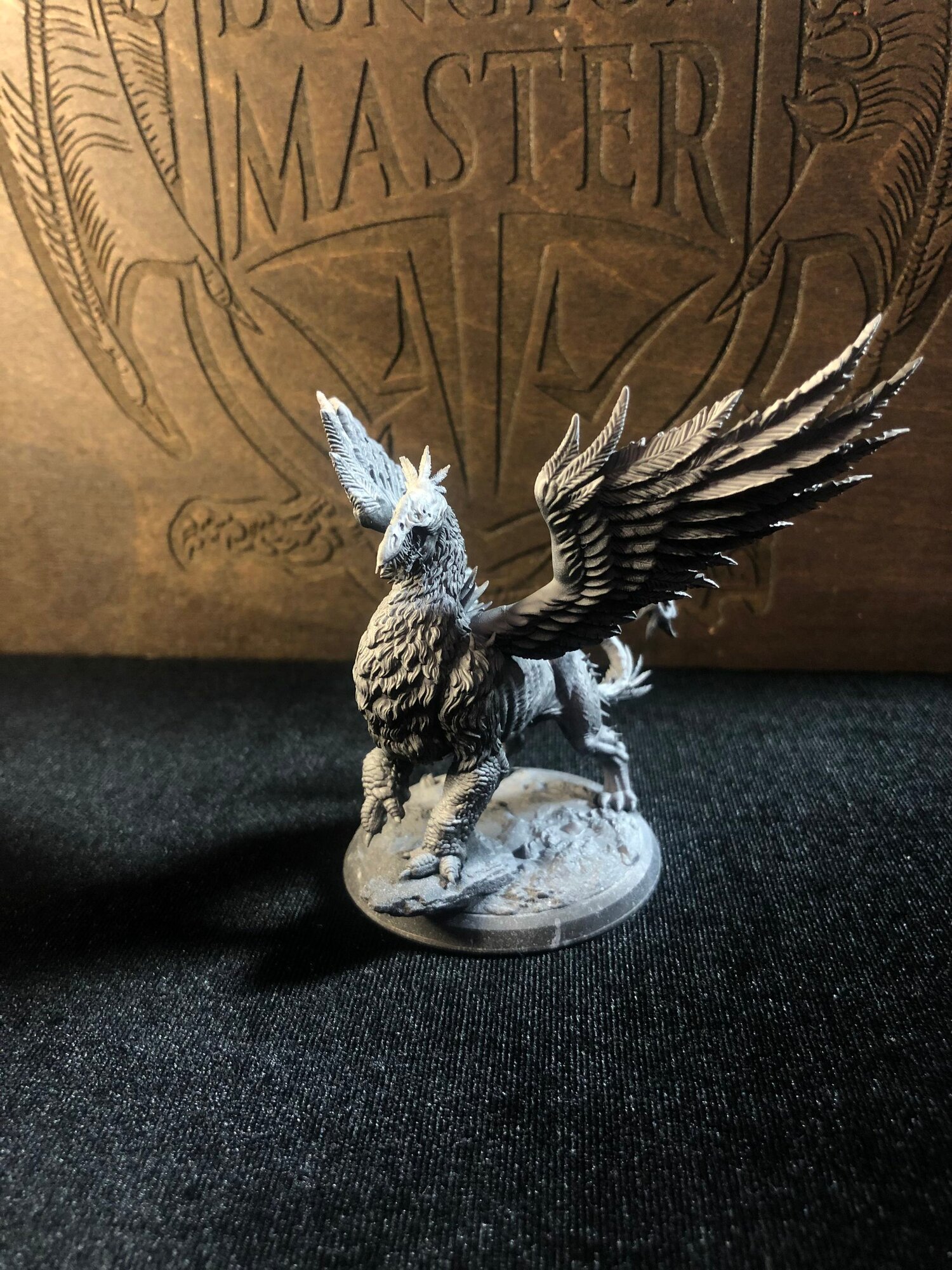 Тёмный грифон - Миниатюра для настольных игр DnD, ДнД, Dungeons & Dragons, Pathfinder.