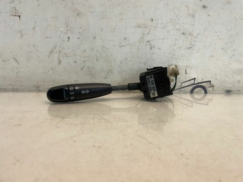 Переключатель поворотов Chevrolet Aveo 2007 5203211000 T250 B12S1 (с пробегом)