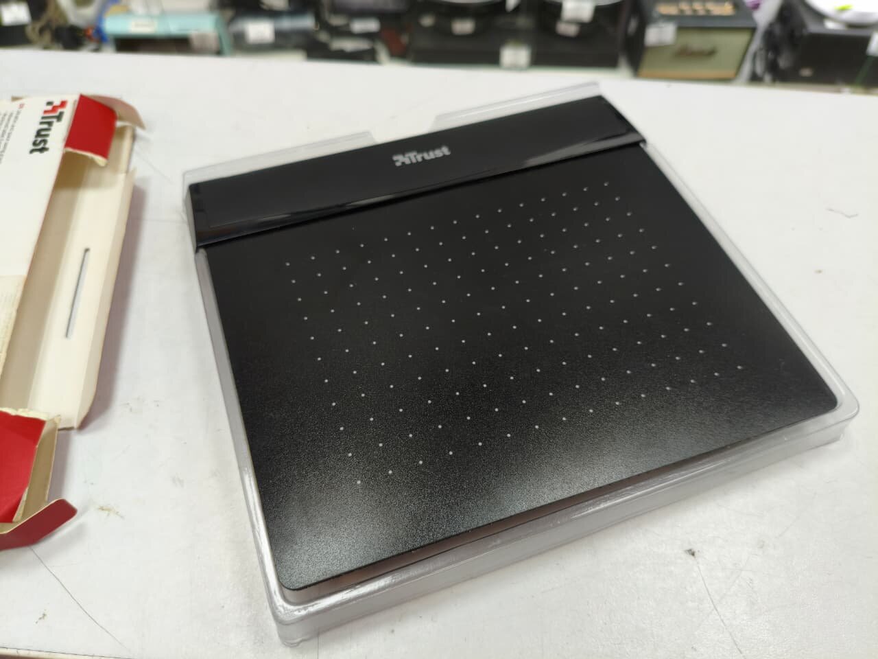 Графический планшет Trust Flex Design Tablet, перьевой, 1024 уровня — фото 1
