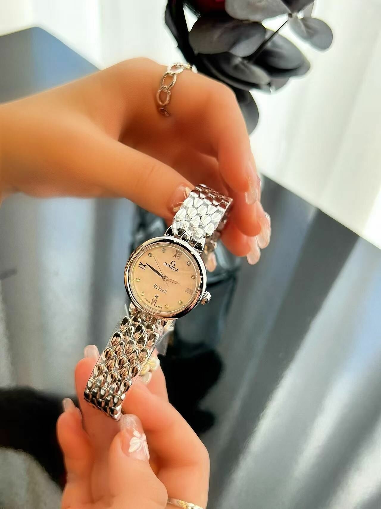Omega chasy naruchnye mehanicheskie