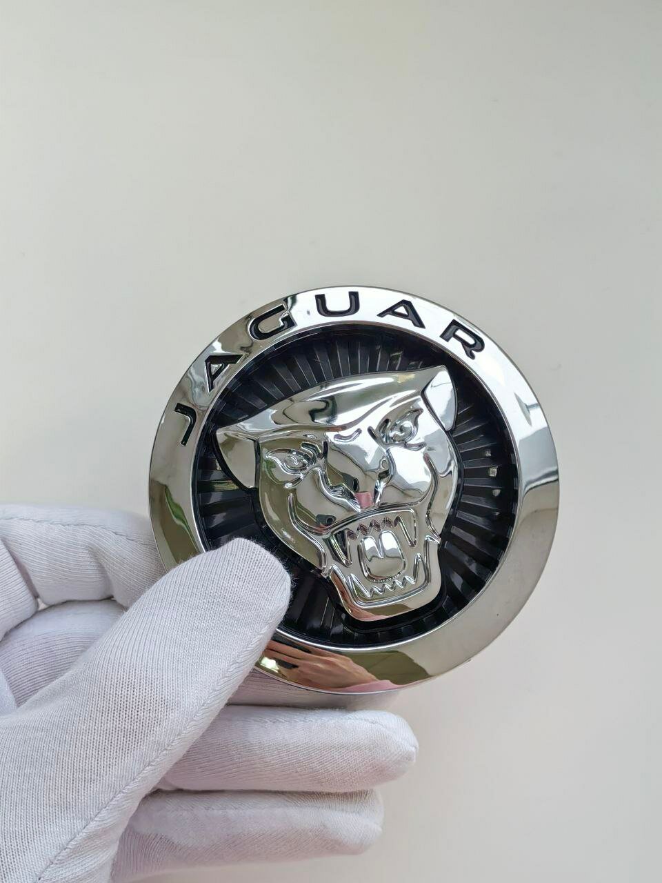 Эмблема Jaguar 70 мм шильдик логотип Jaguar Ягуар значок на авто