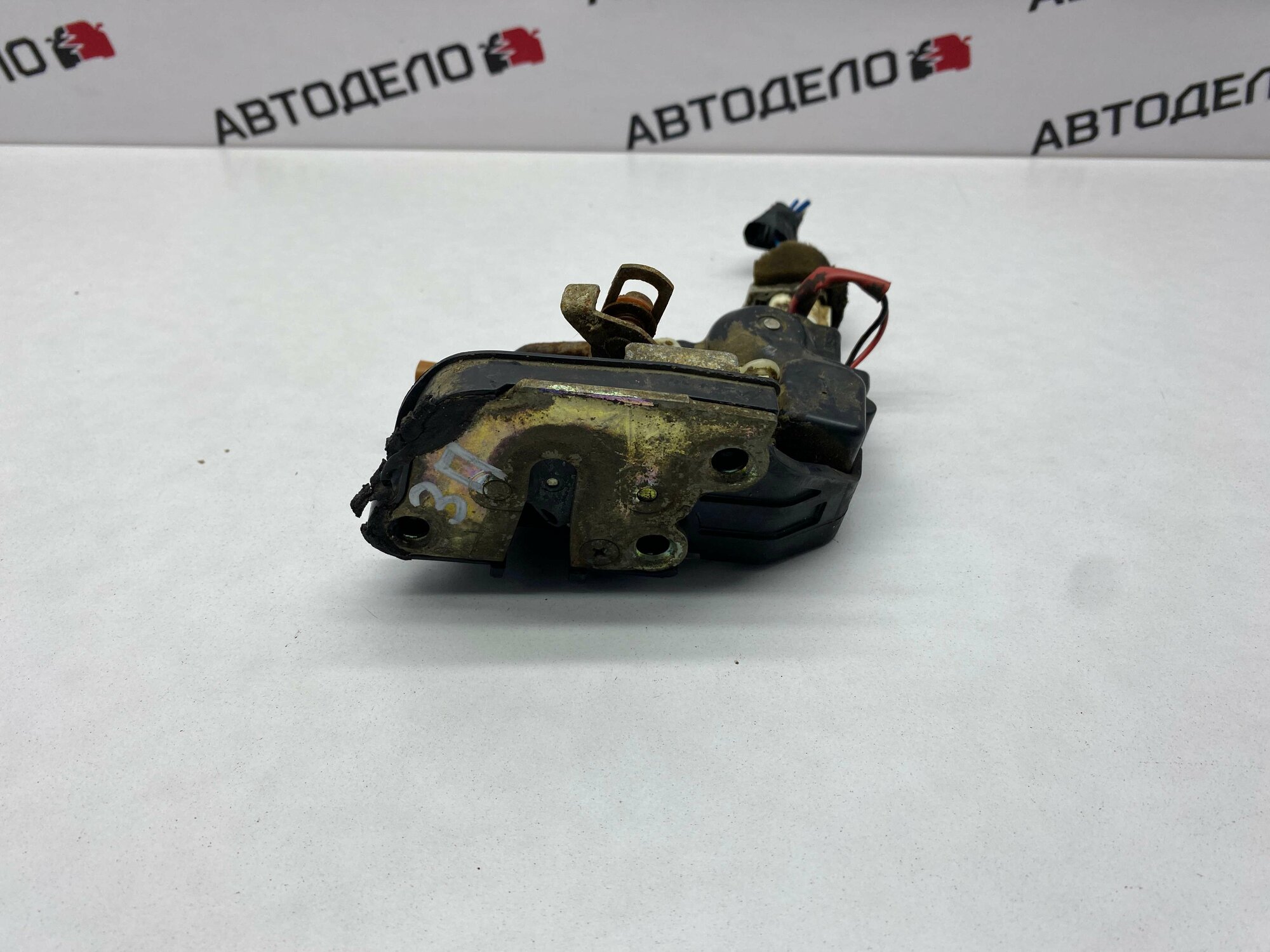 Замок двери з/п Toyota Corolla E100 1992 г