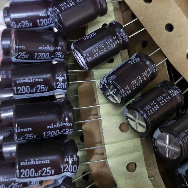 Конденсаторы Nichicon 25v1200uf 30шт