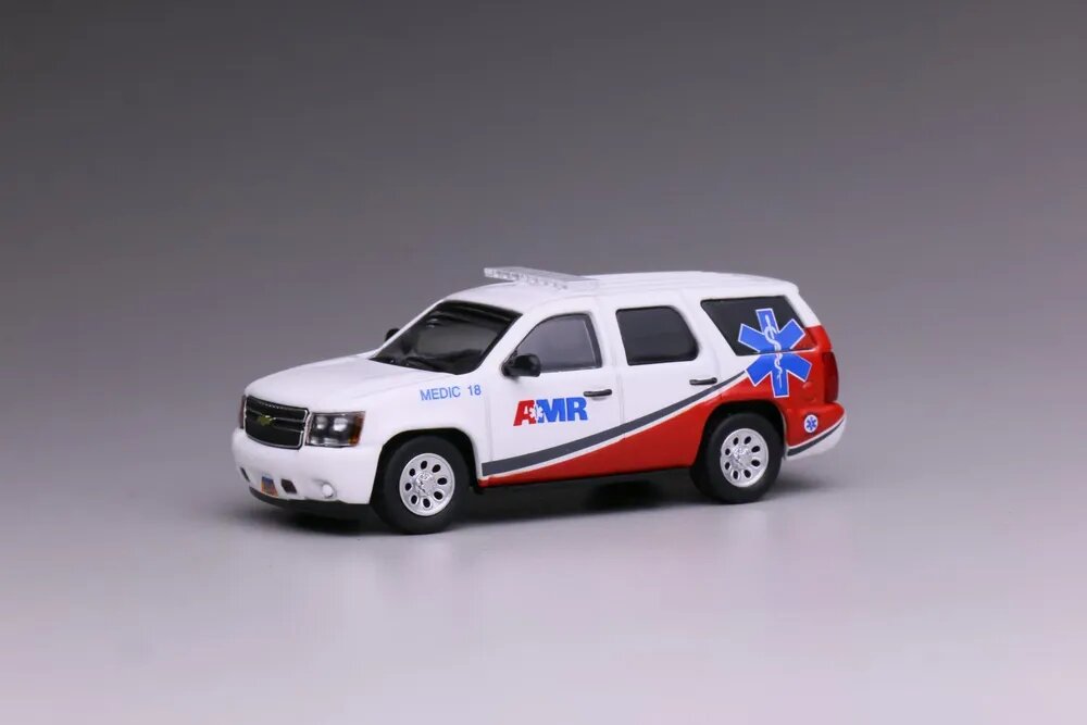 Машинка 596 MODEL 1:64 Chevrolet AMR medical vehicle white Die-cast Alloy Model Collection Toy Children Gifts