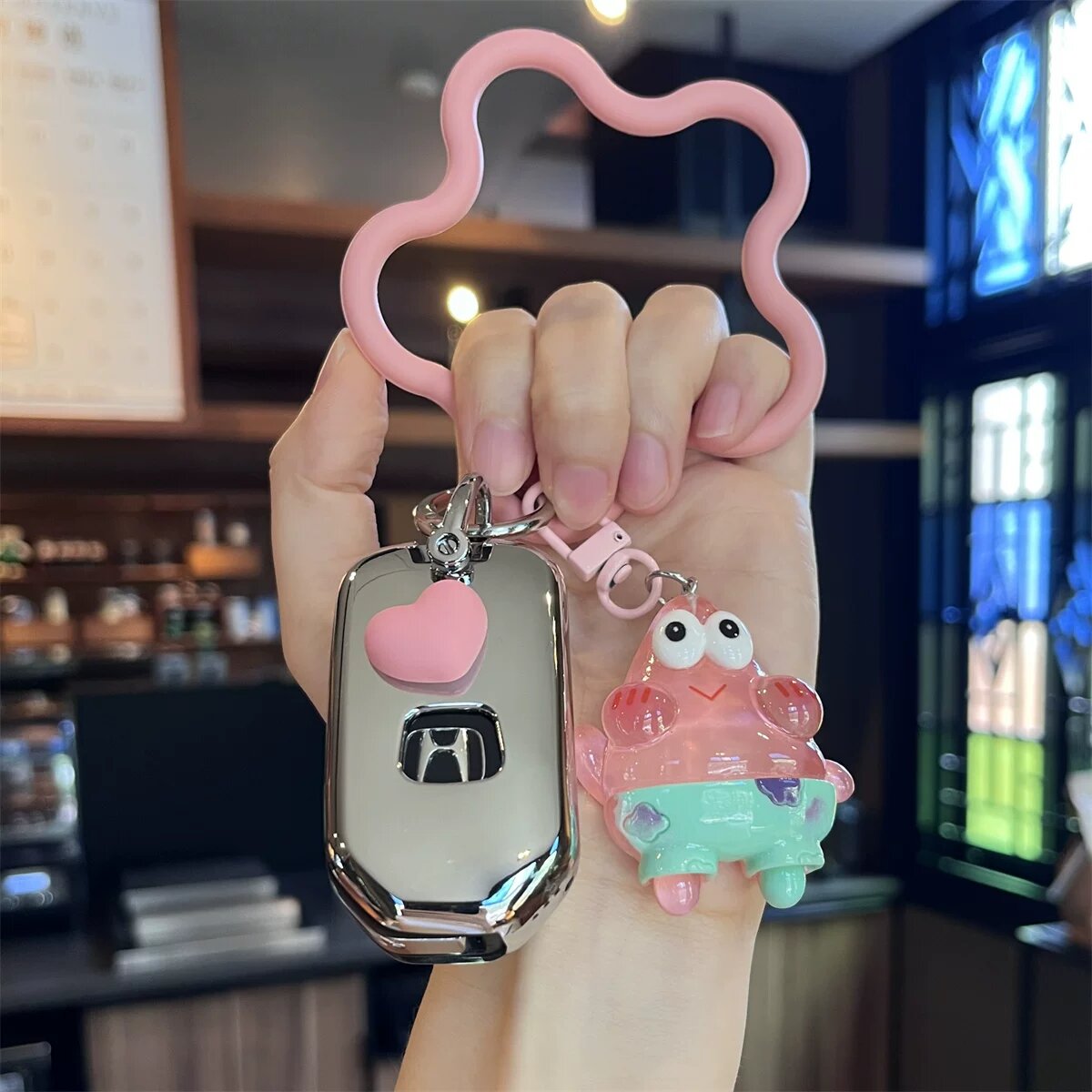 Серебряный чехол для ключа с розовой сердечной наклейкой, розовым браслетом в виде морской звезды и фигуркой Патрика