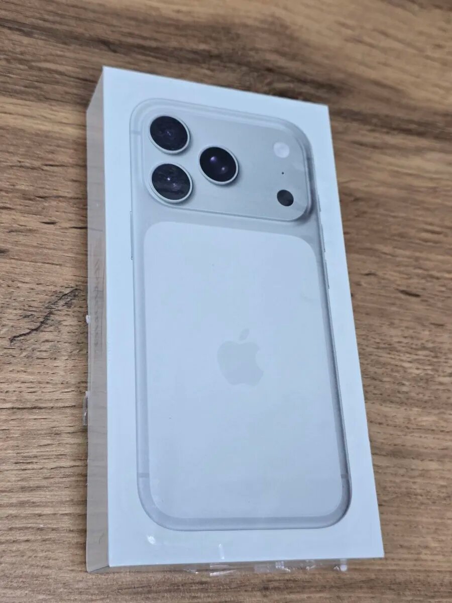 Коробка для iPhone 17PRO серебро