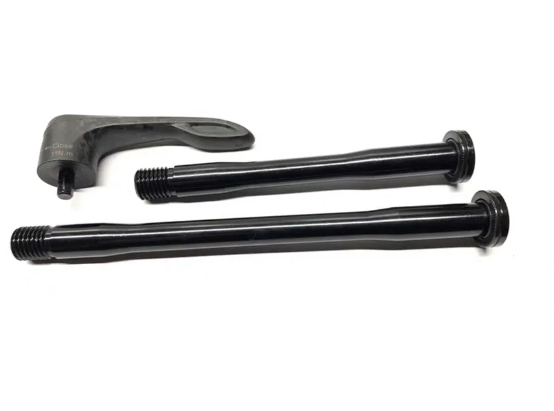 Черный ось GIANT Thru-axle Front/Rear