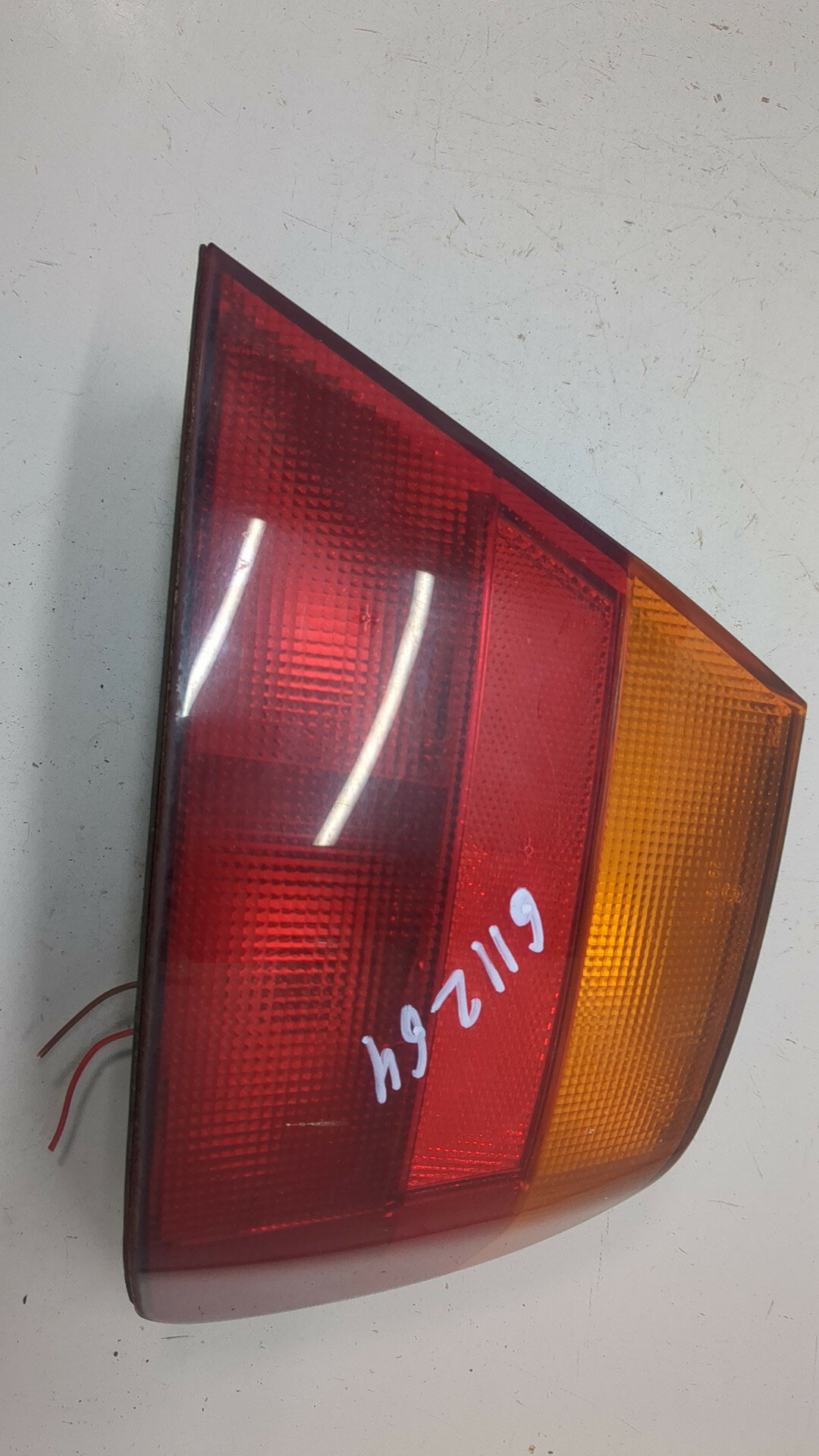 Фонарь (задний) правый Mitsubishi Carisma Б/У