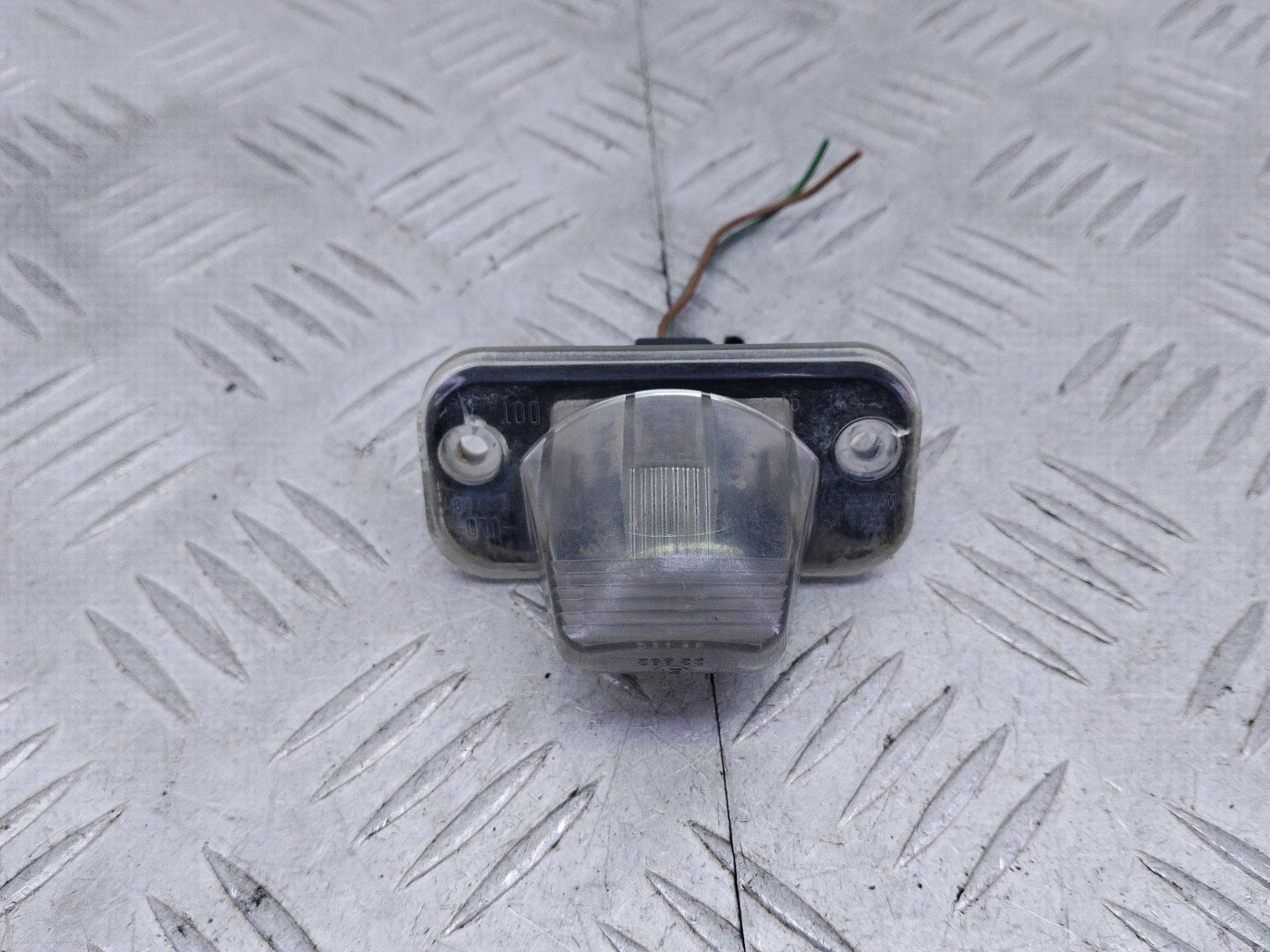 Подсветка номера Volkswagen Transporter T4 1997 UL075370