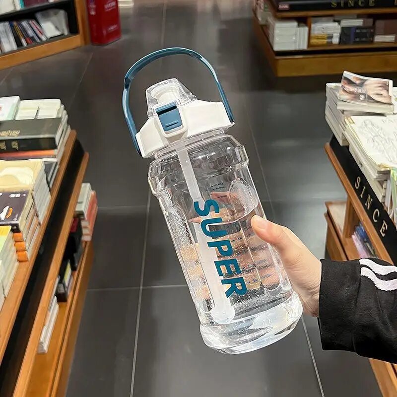 Спортивная бутылка для воды 2 л