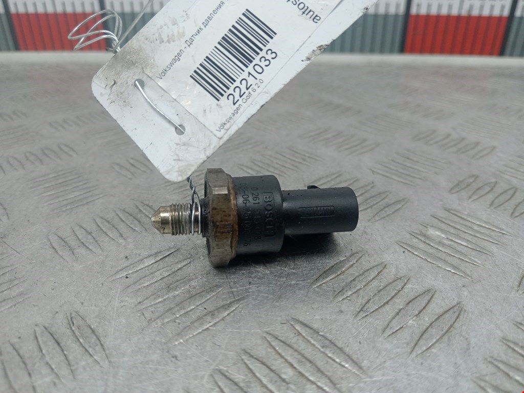 Датчик давления топлива / 2221033 0261545008 06D906051A для Volkswagen Golf 6 (с пробегом)