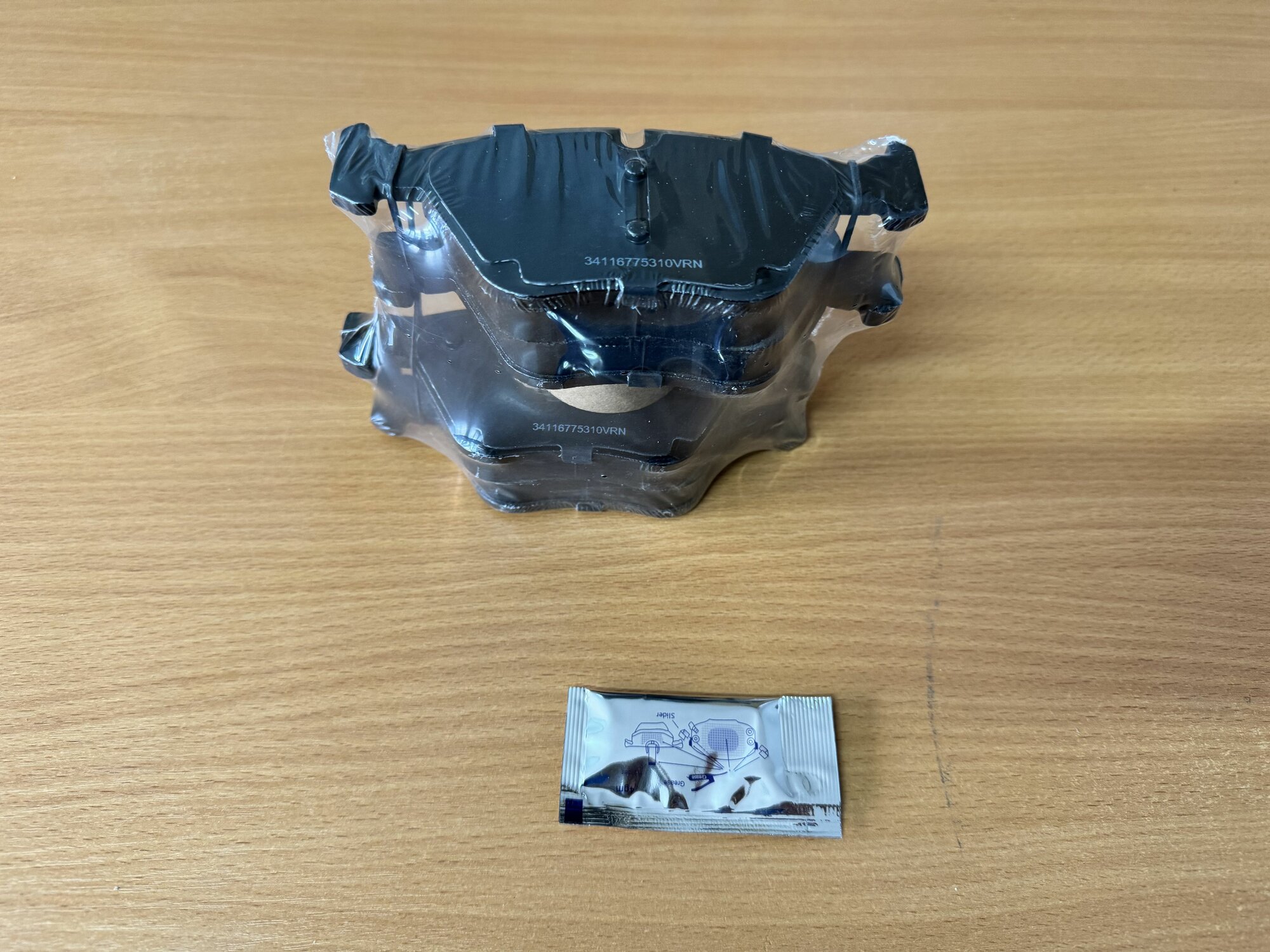 Колодки тормозные передние БМВ 5 F10 F11 F18 34116775310 GDB1882 для BMW 5 Series F10 F11 F07 6 Series F06 F12 F13 X1 E84