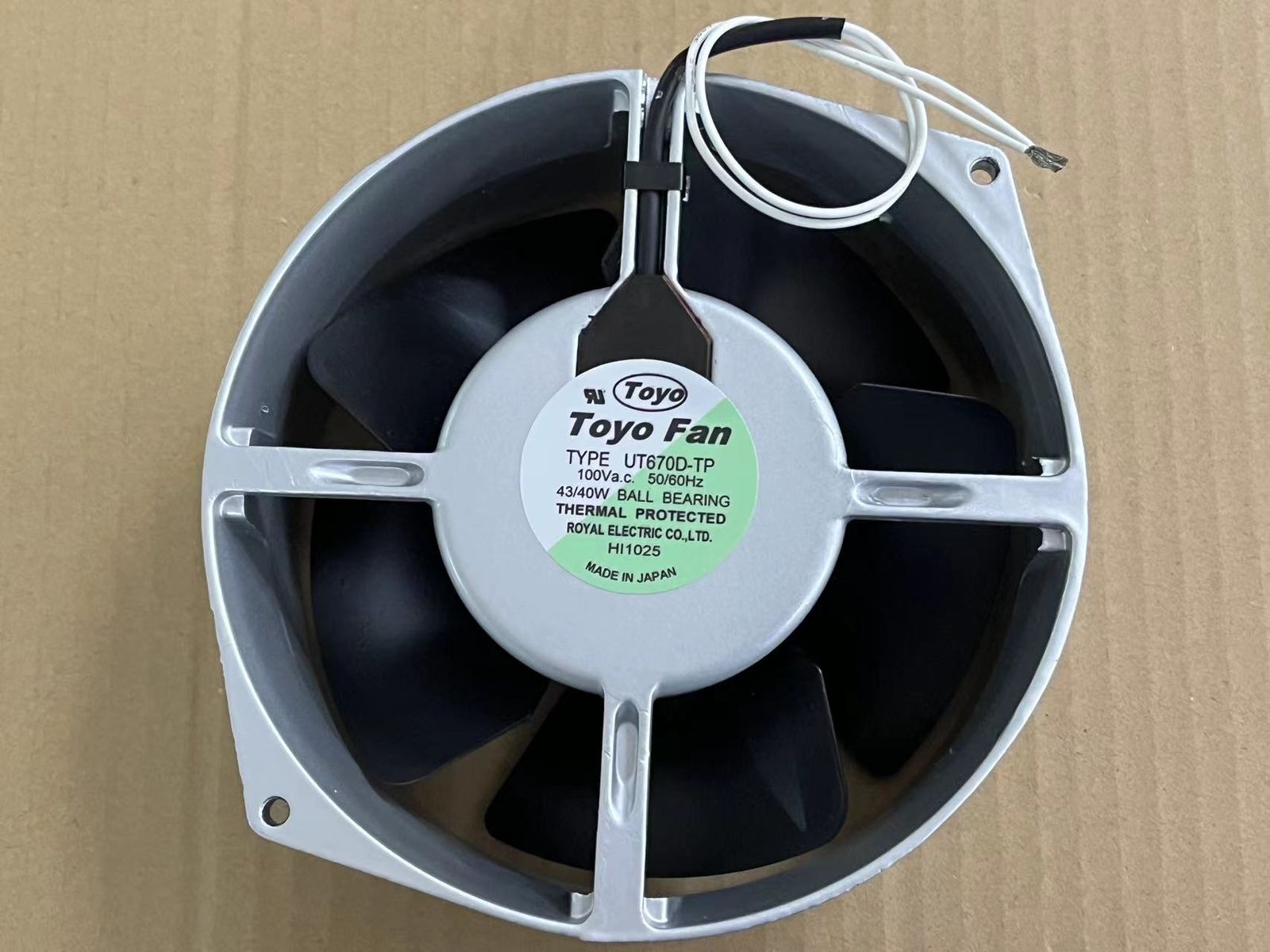 Для TOYO FAN UT670D-TP вентилятор алюминиевой рамы 100VAC 172 * 150 * 55MM 2wire