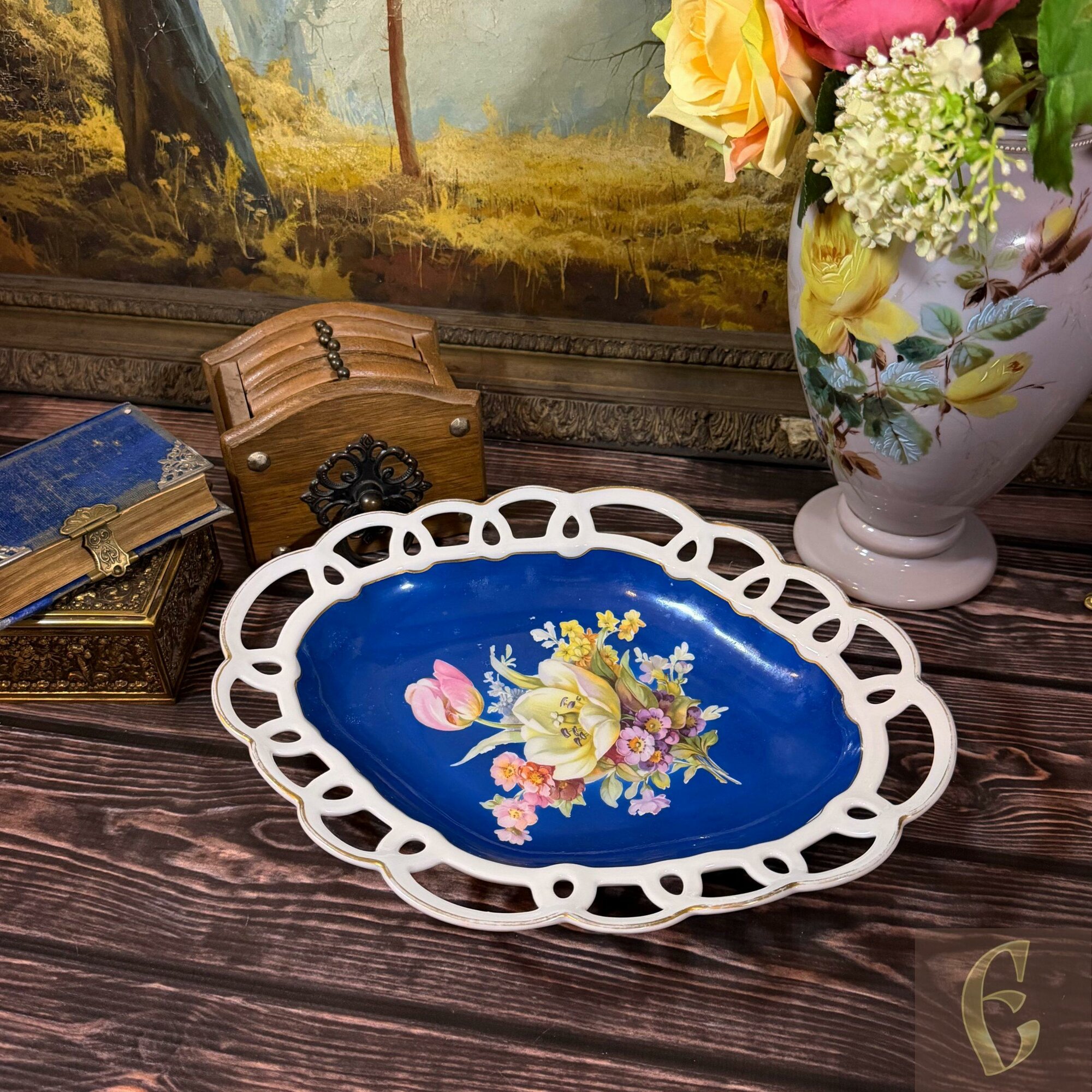 Старинное немецкое блюдо мануфактуры Rosenthal с прорезным фарфором 1926 года выпуска
