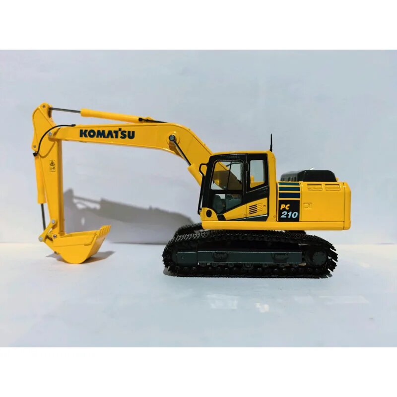 Масштабная модель экскаватора или буровой установки Komatsu PC210-10 (1:50), литая под давлением
