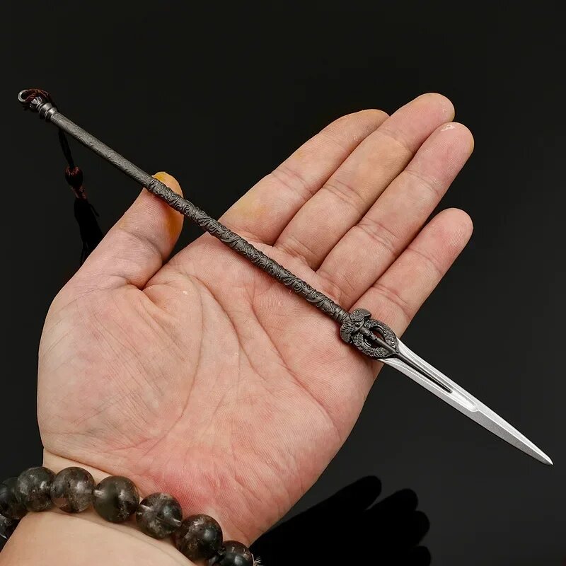 Металлическая фигурка Луна с копьем Silver Moon Spear