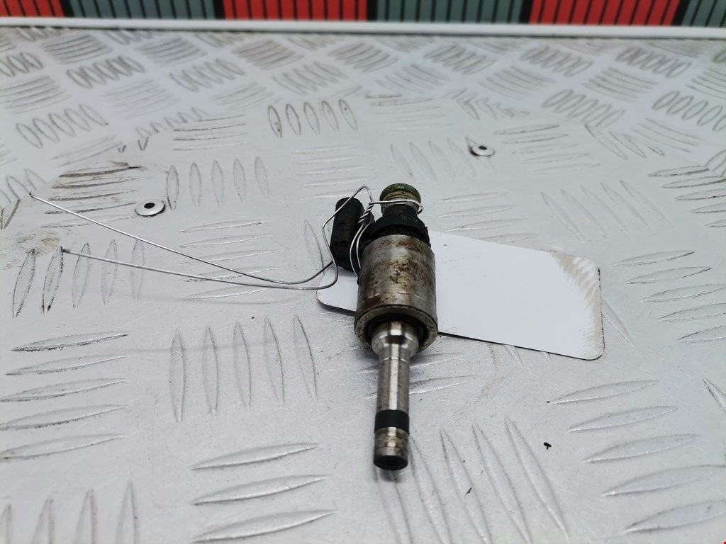 Форсунка бензиновая электрическая / 2000769 DM5G9F593AA 2117946 для Ford Fiesta 6 (с пробегом)