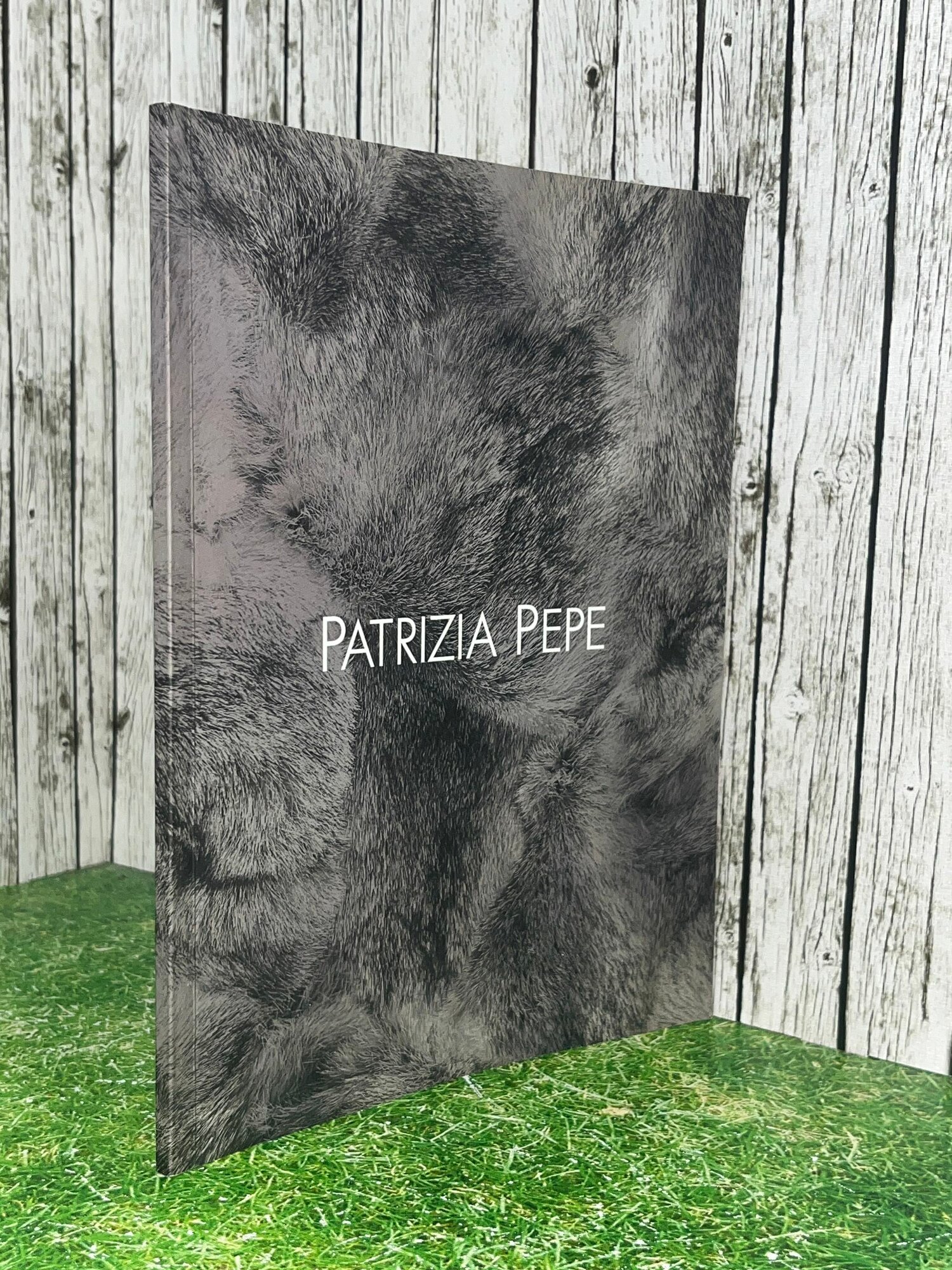 Каталог-лукбук " Patrizia Pepe (Фактурная обложка) Италия "