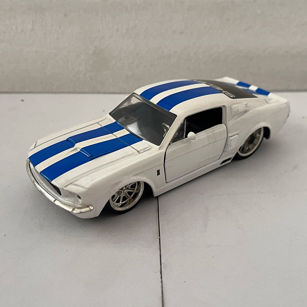 WELLY 1967 GT-500 Cobra масштаб 1:32 металлическая модель