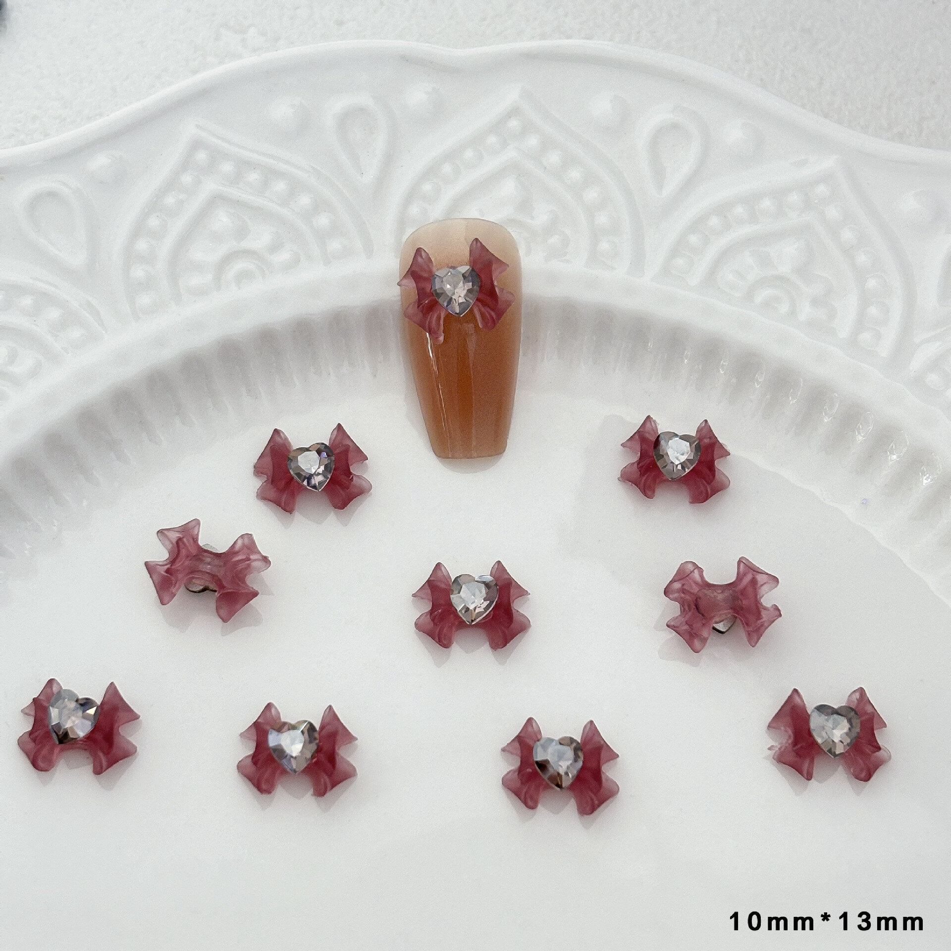 Сердце дракона с бантом, стразы матовые и кристальные, украшение для ногтей - Стиль 07