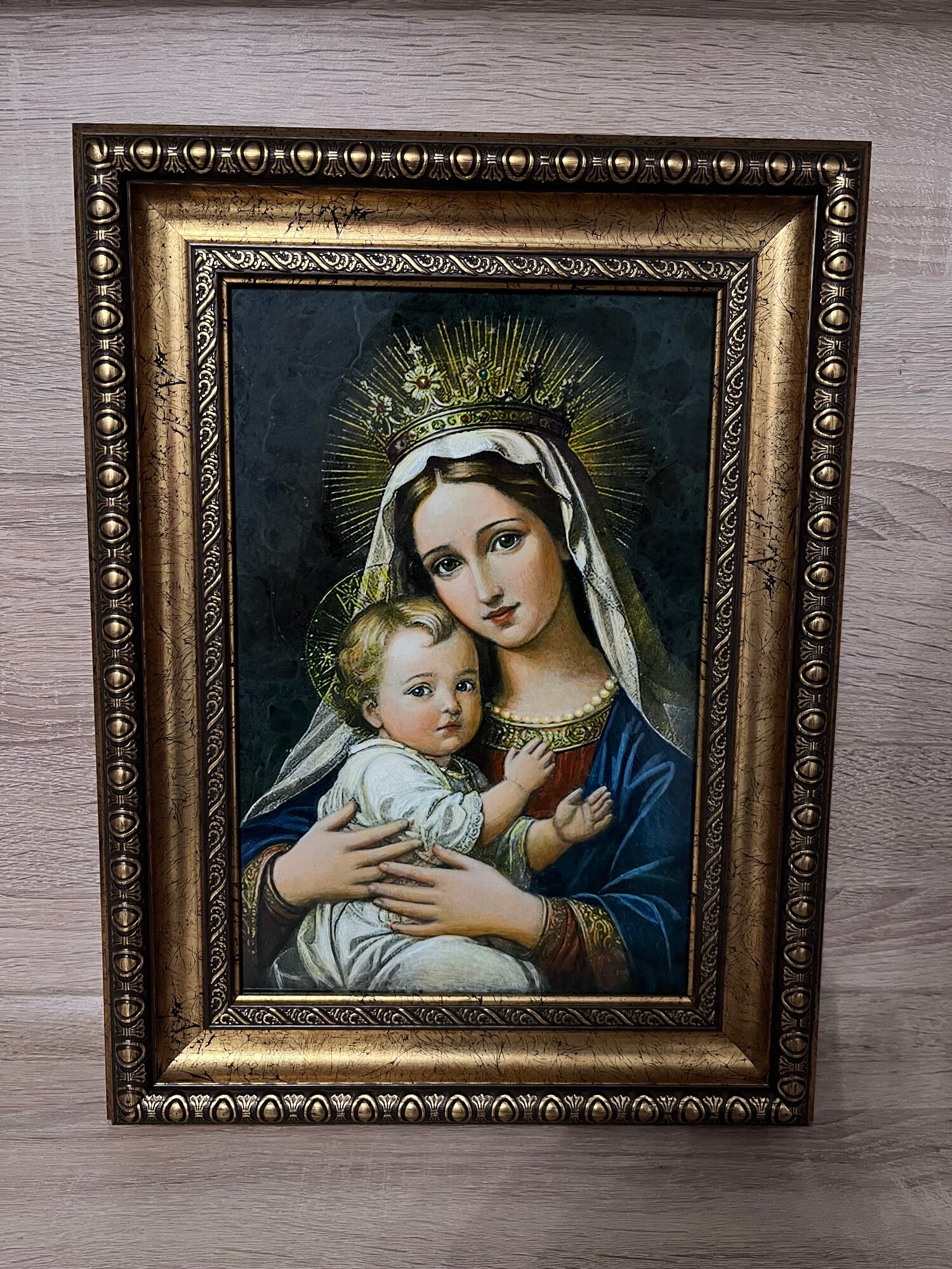 Икона ручной работы "Мадонна с младенцем", 24.5см х34.5см, с рамкой бронза, ручная работа, роспись акрил, камень змеевик
