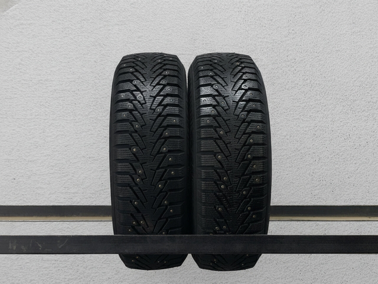 Комплект (2 шт) зимних БУ шин шипованные AMTEL Nord Master Evo 185/65 R14 5% износ TSB049072
