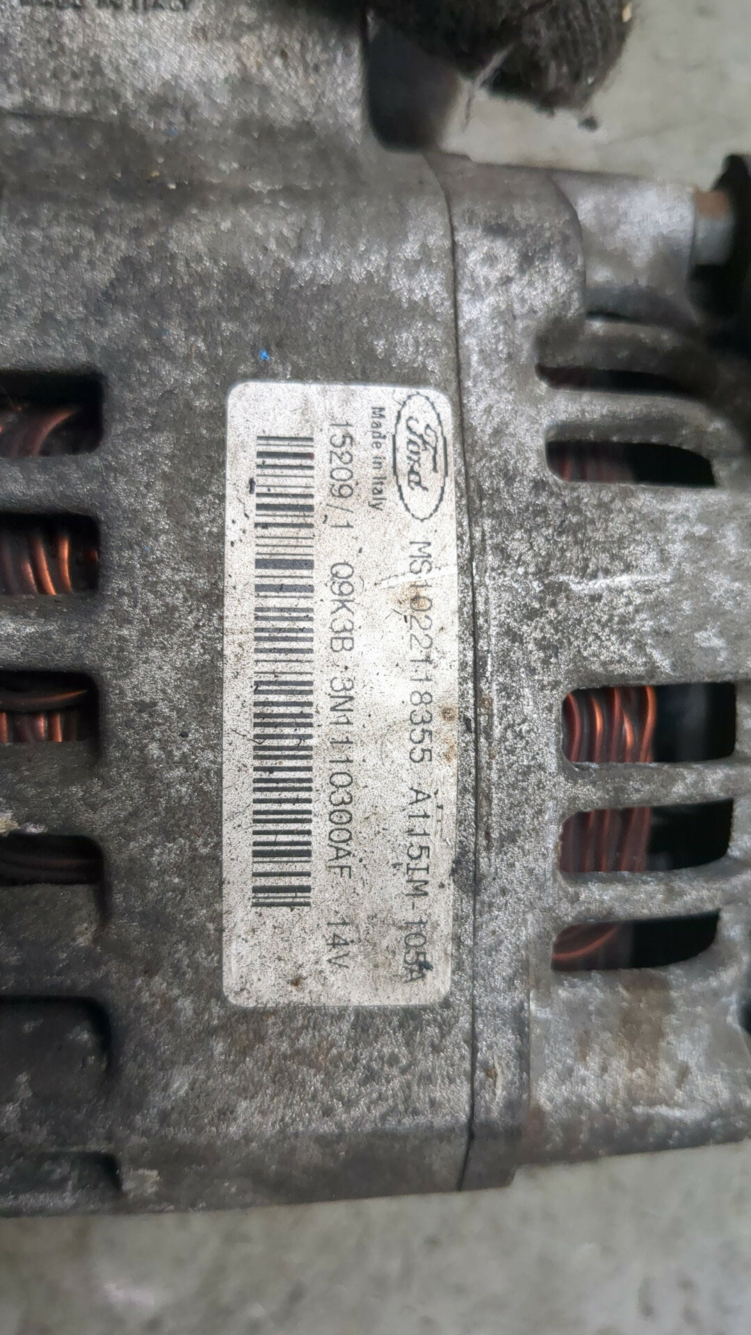 Генератор Ford Focus 2 Б/У — фото 1