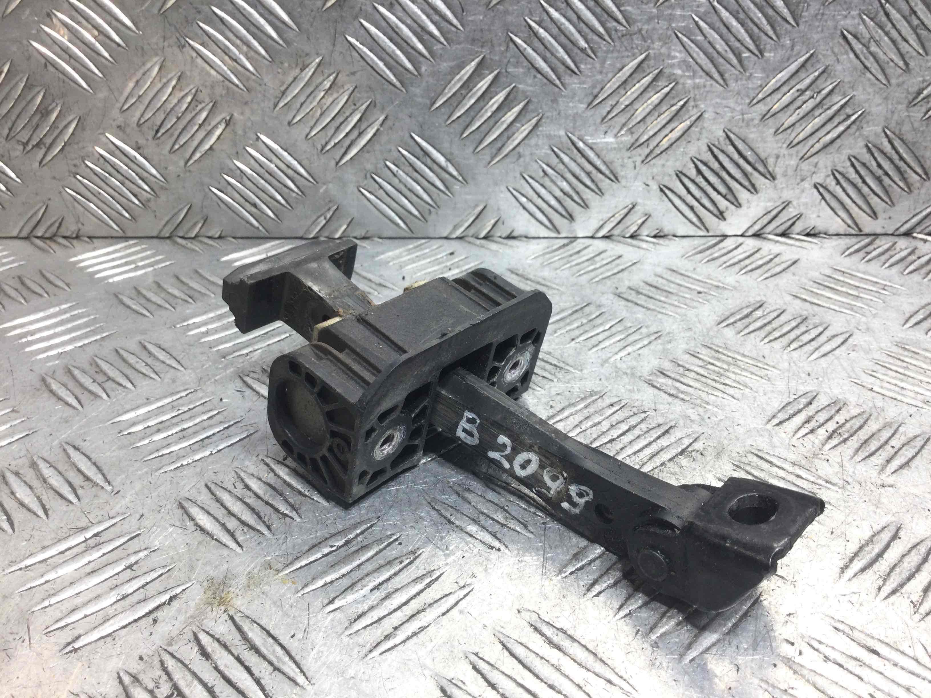 Б/У Ограничитель открывания двери BMW 3-Series 3-Series E90/E91/E92/E93 2005 - 2010 2009 г.