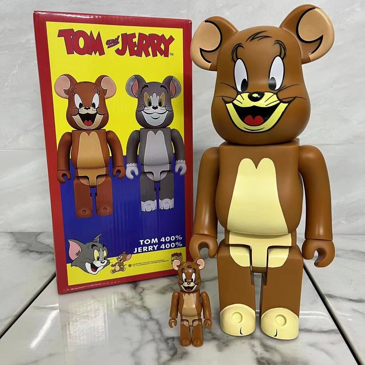 Высококачественная фигурка медведя Bearbrick 400%+100% глянцевая, изображающая агрессивного медведя из мультфильма «Том и Джерри» Модный конструктор