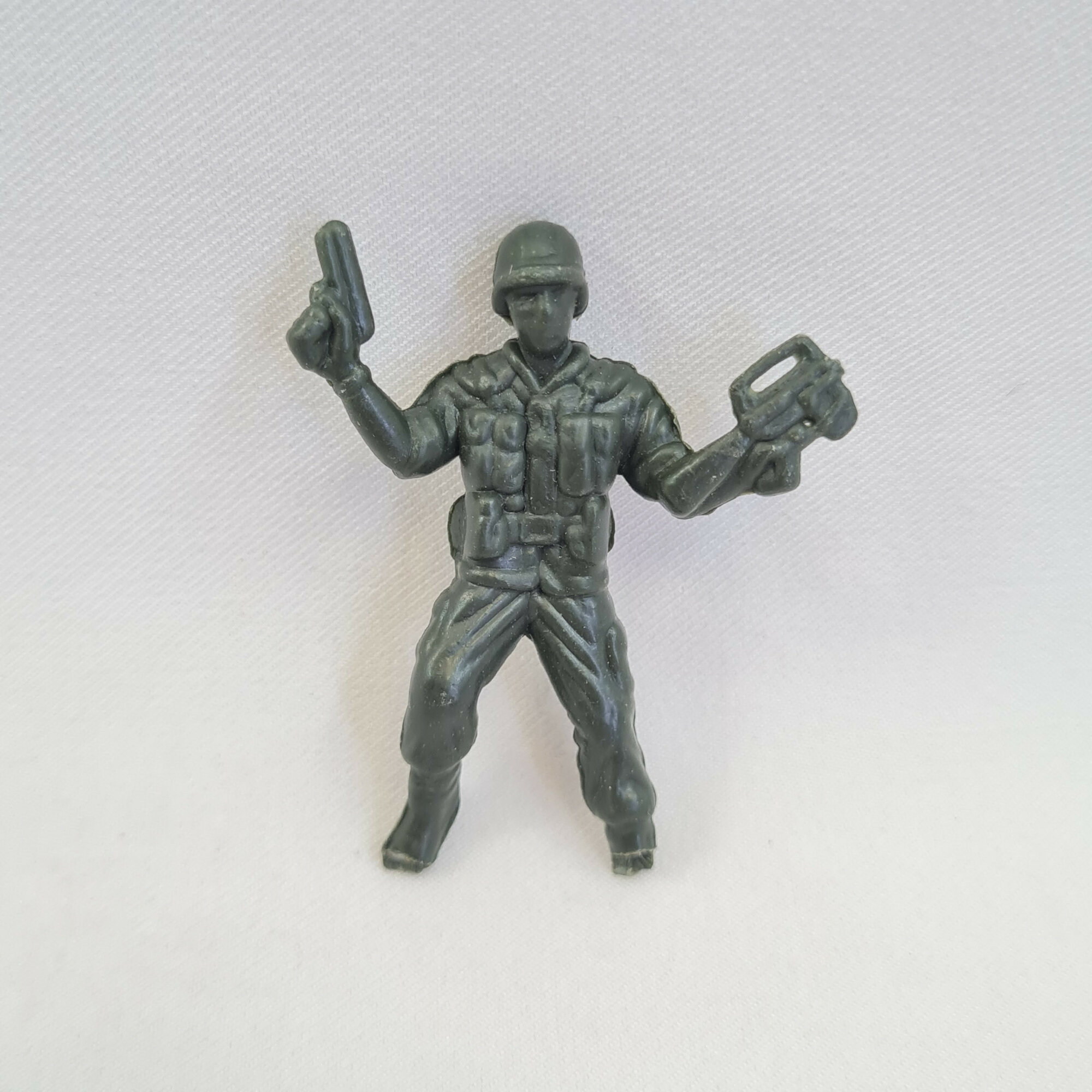 Солдатик винтажный СССР. Игрушечная фигурка военного с оружием и экипировкой для игры и коллекции