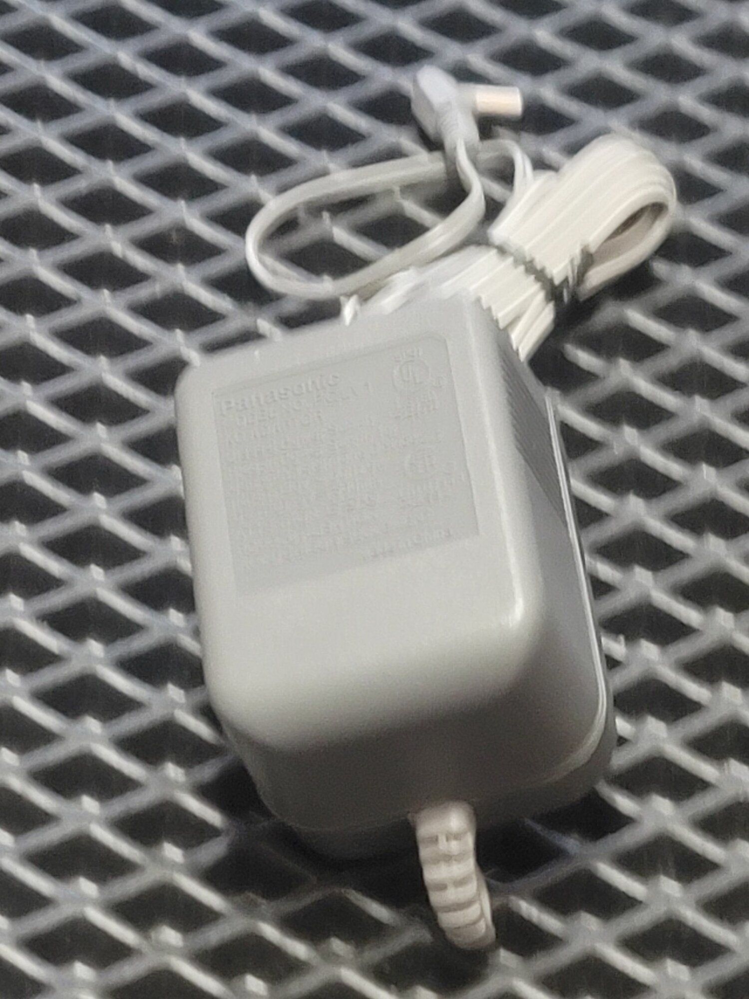 Блок питания Panasonic (120v не 220v)9v 500mA медный кабель длина 1.8м сечение 0.75мм разьем 5.5х2.1 модель PQLV1