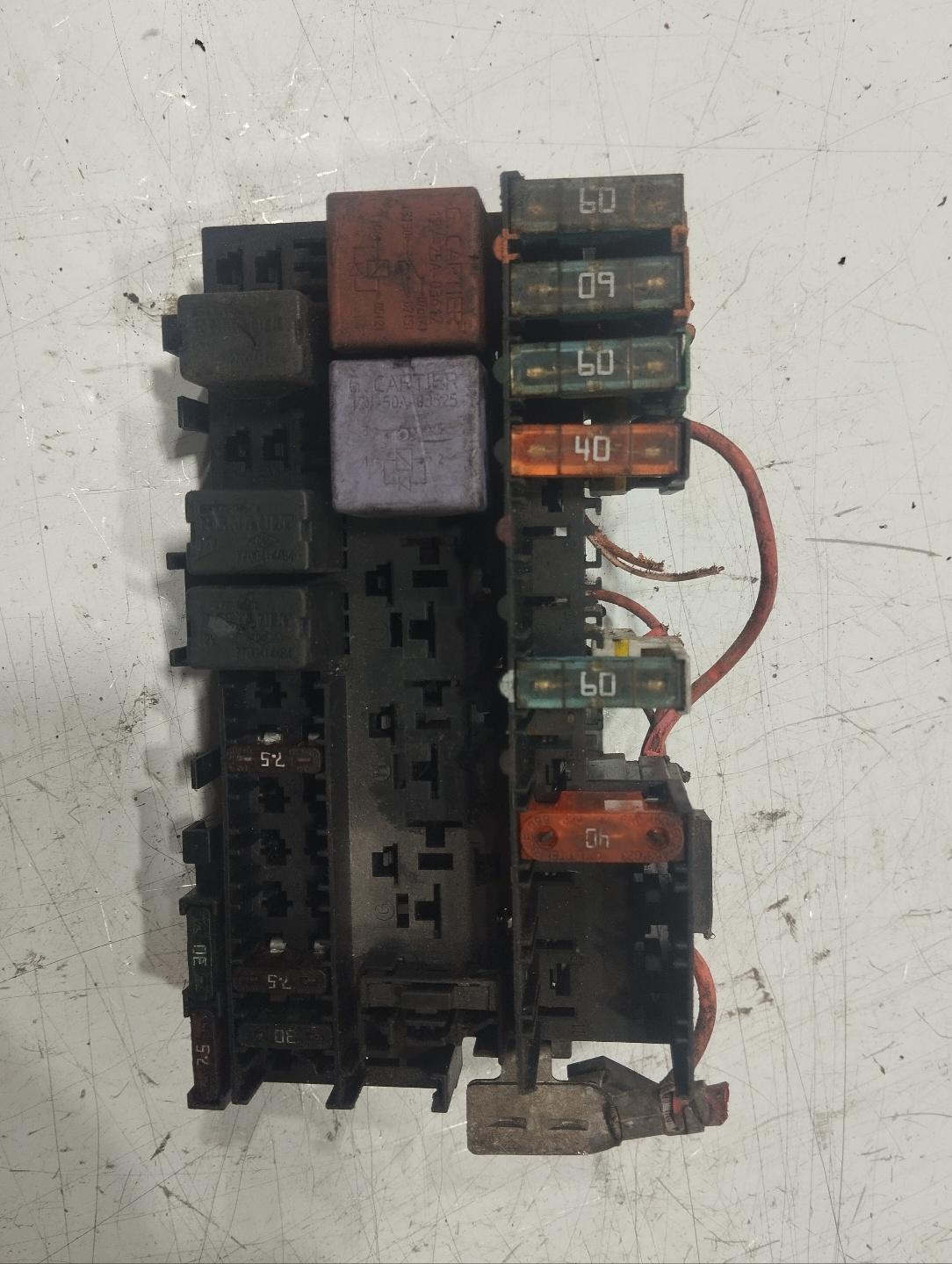 Блок предохранителей Renault Scenic 2 (2003 - 2006) 7703297193