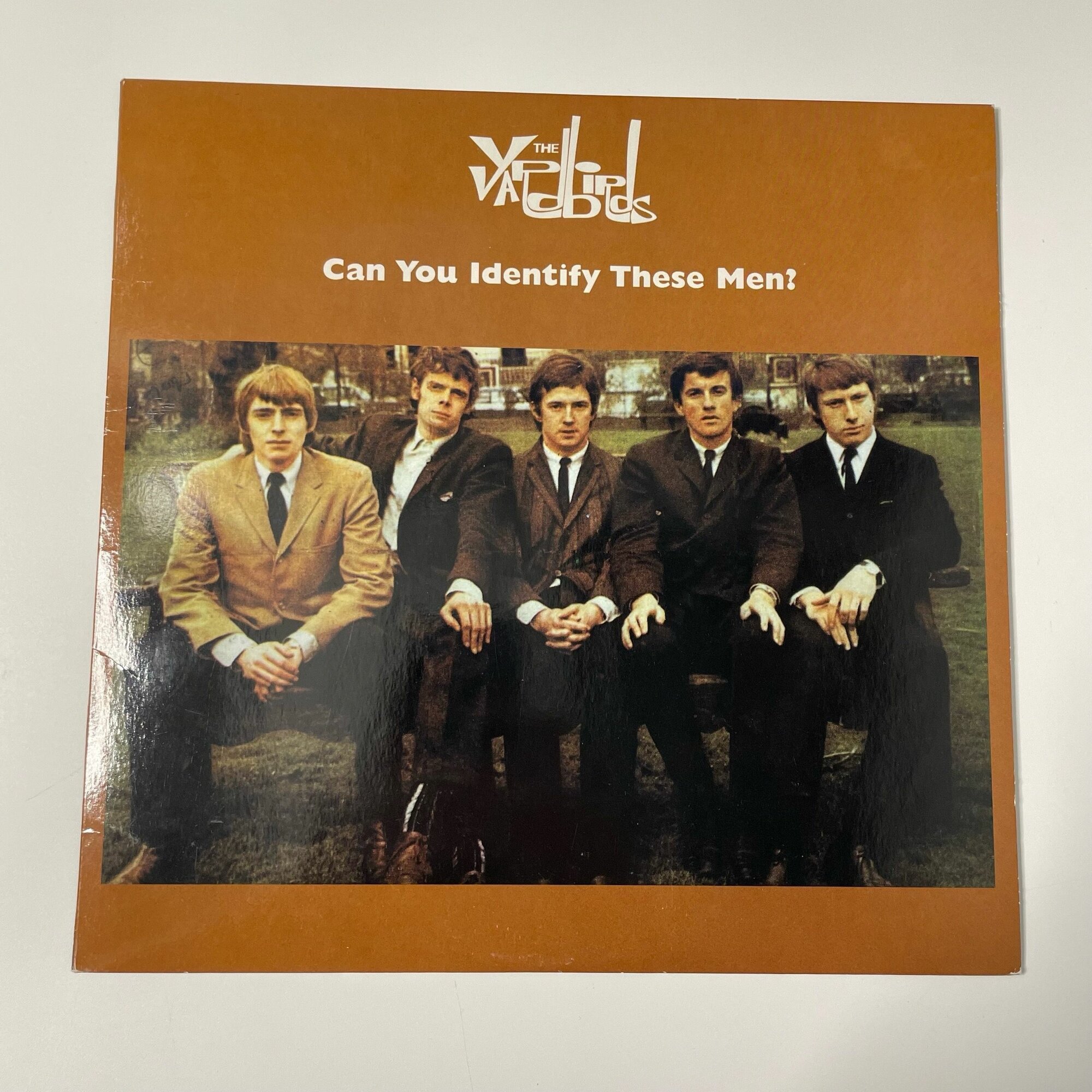 Винтажная виниловая пластинка 10 дюймов The Yardbirds, Can You Identify These Men (Италия, 2008) белый винил