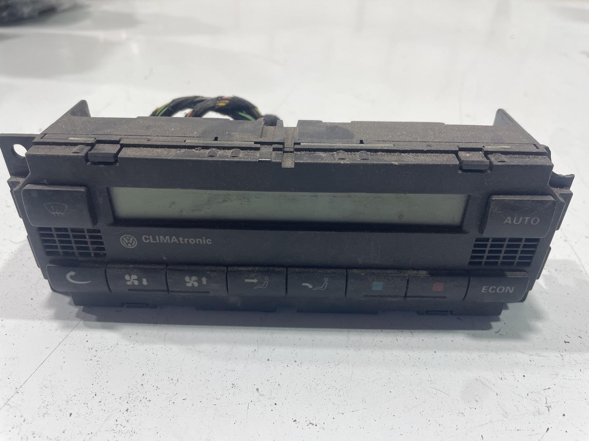 Блок управления печки/климат-контроля Volkswagen Passat B5 рест. (2000 - 2005) HW0005GP