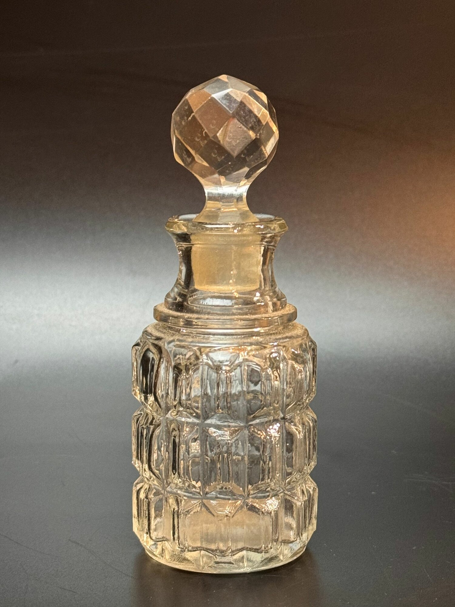 Стеклянный флакон (графин) для уксуса из набора для специй. Винтаж СССР, 1950-1980 гг.