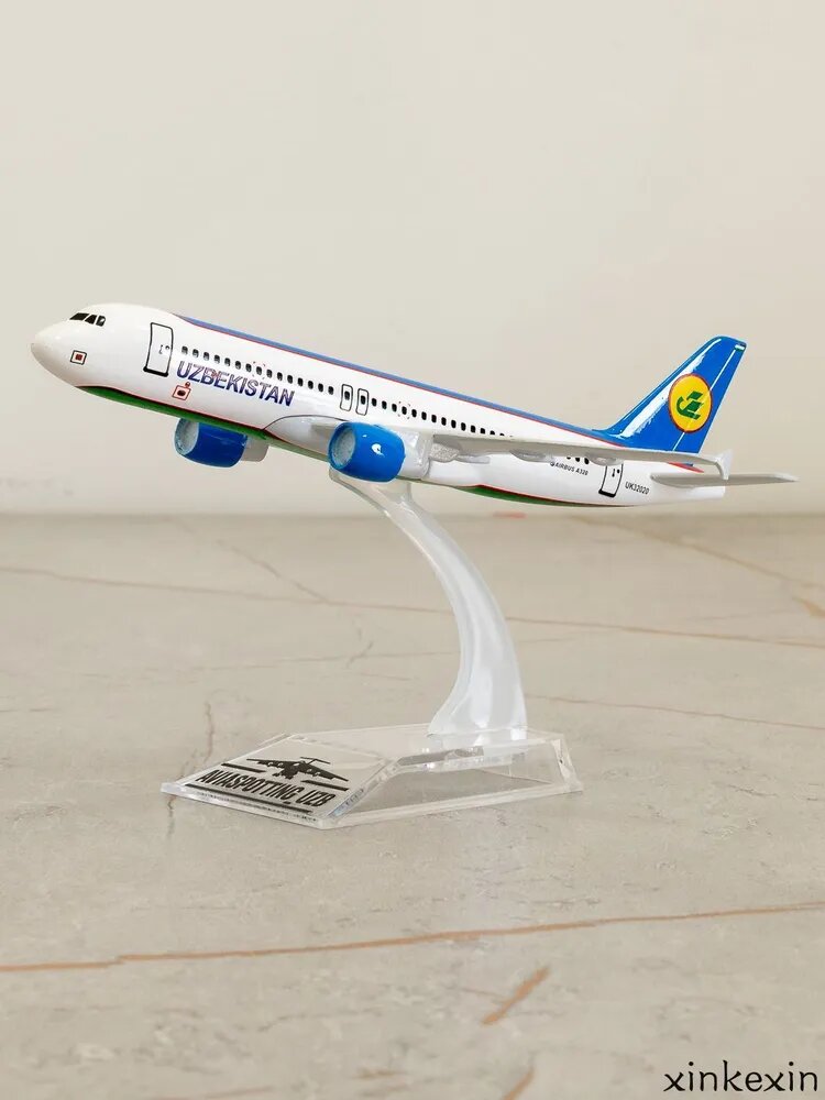 Модель самолёта Airbus A320, Uzairways, 14 см