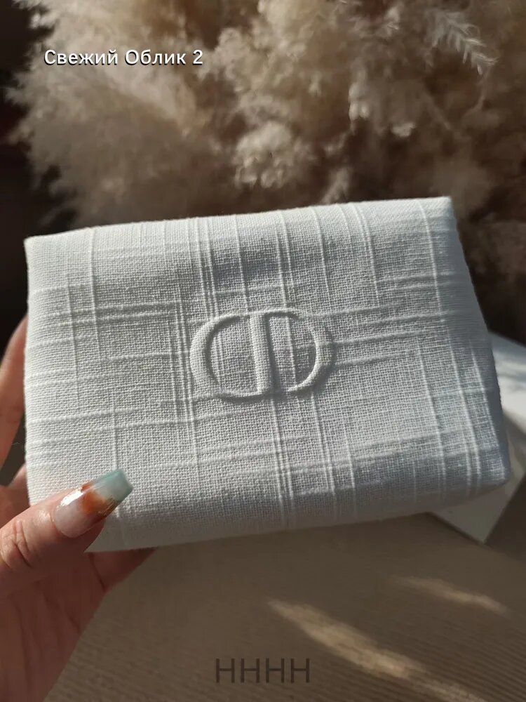 Dior Косметичка, стандартный вариант, классическое исполнение модели