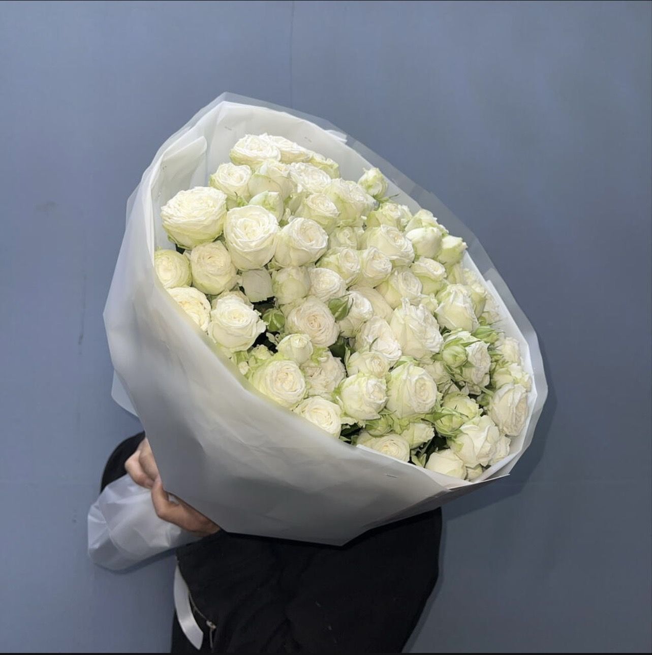 Букет из 29 кустовых роз