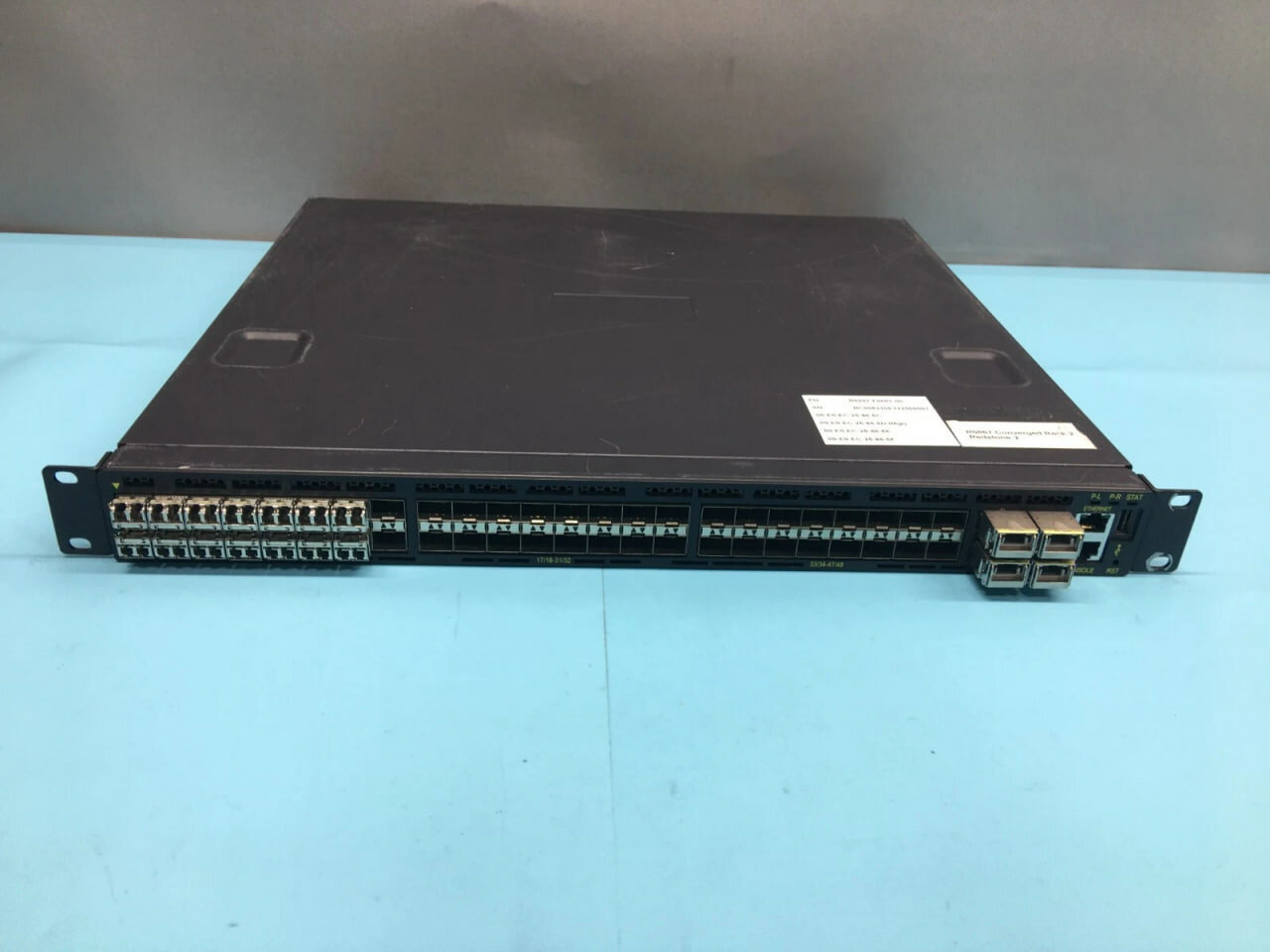 Коммутатор Redstone R0697-F0001-00, 48 портов, 10GBASE-T, 4 порта 40GBASE-T