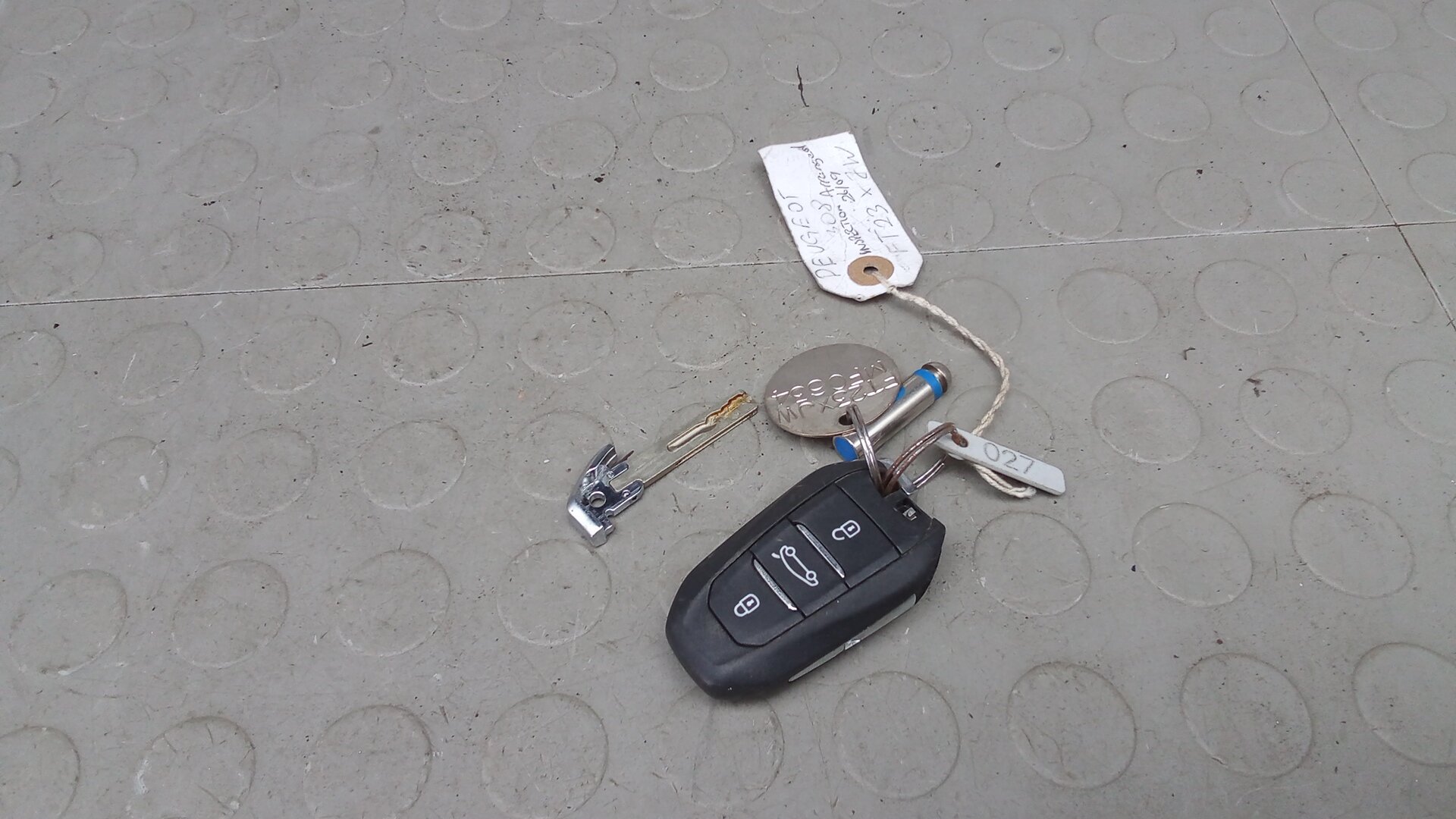 Ключ (карточка) PEUGEOT 308 3