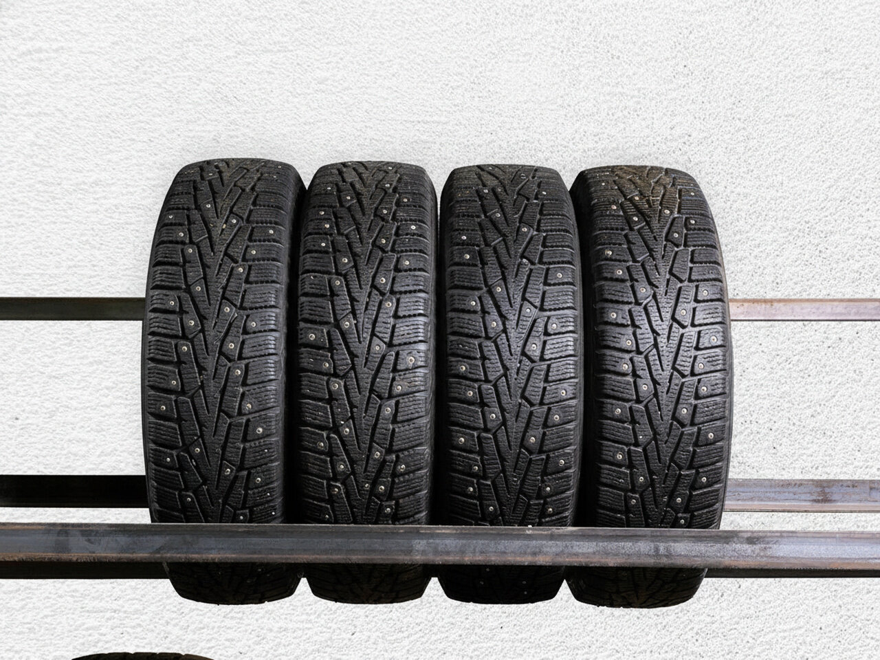 Зимние шины шипованные Cordiant Snow Cross 2 185/70 R14 20.0% износ PT0009225 TSB048657