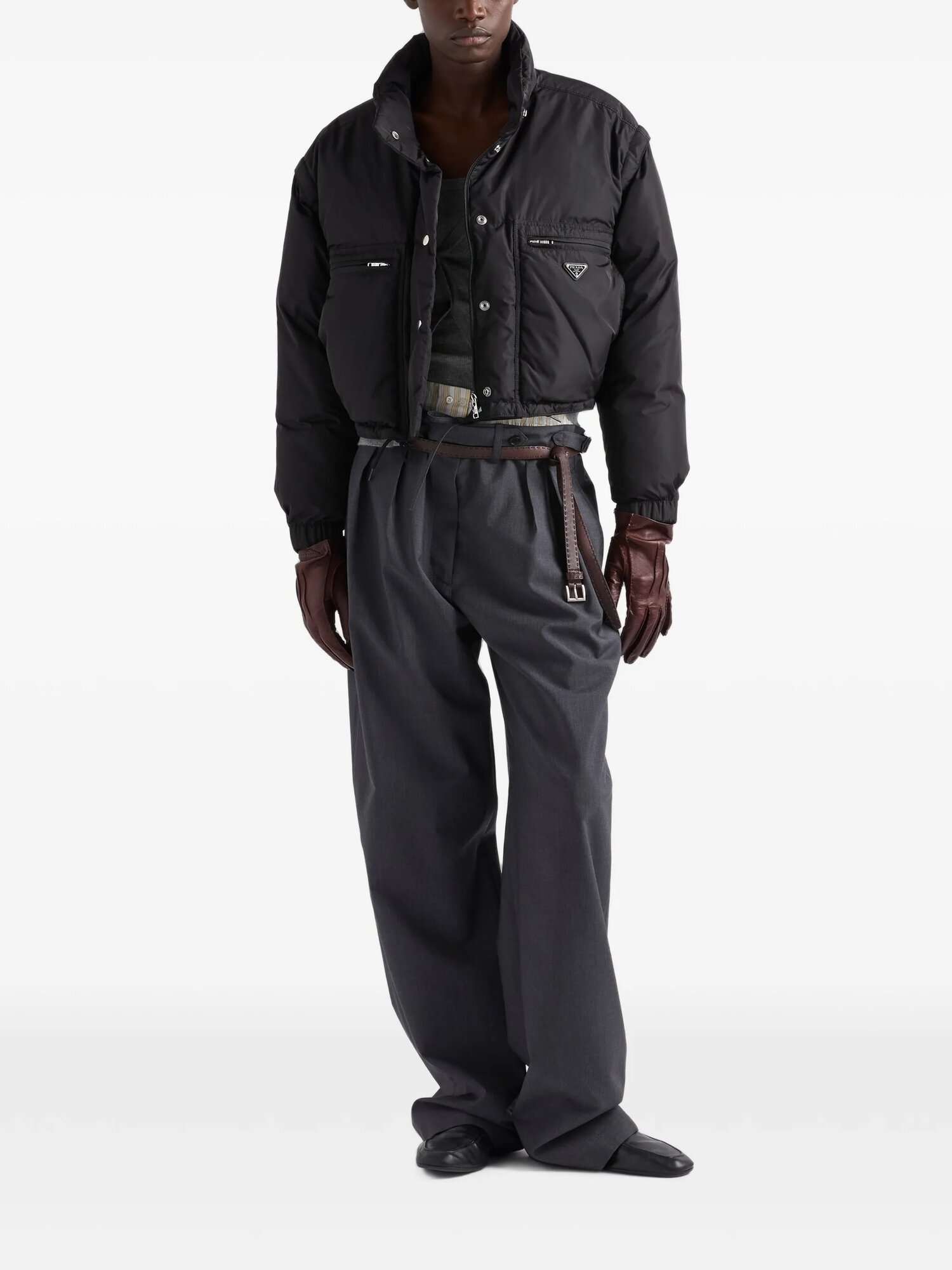Куртка Prada Lightweight Re-Nylon cropped down jacket, размер 40, черный — фото 1