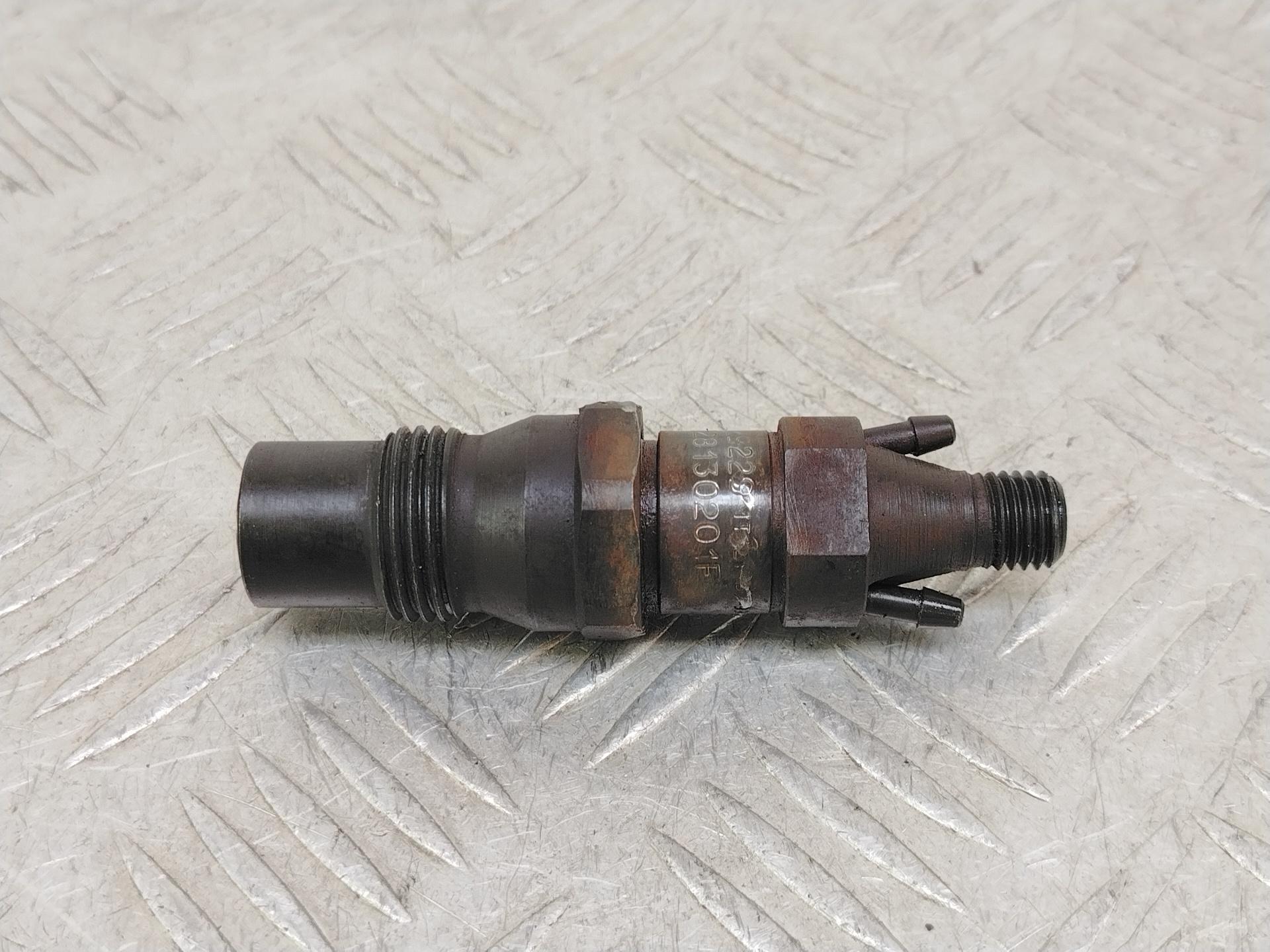 Форсунка топливная Volkswagen Transporter T4 1997 028130201F