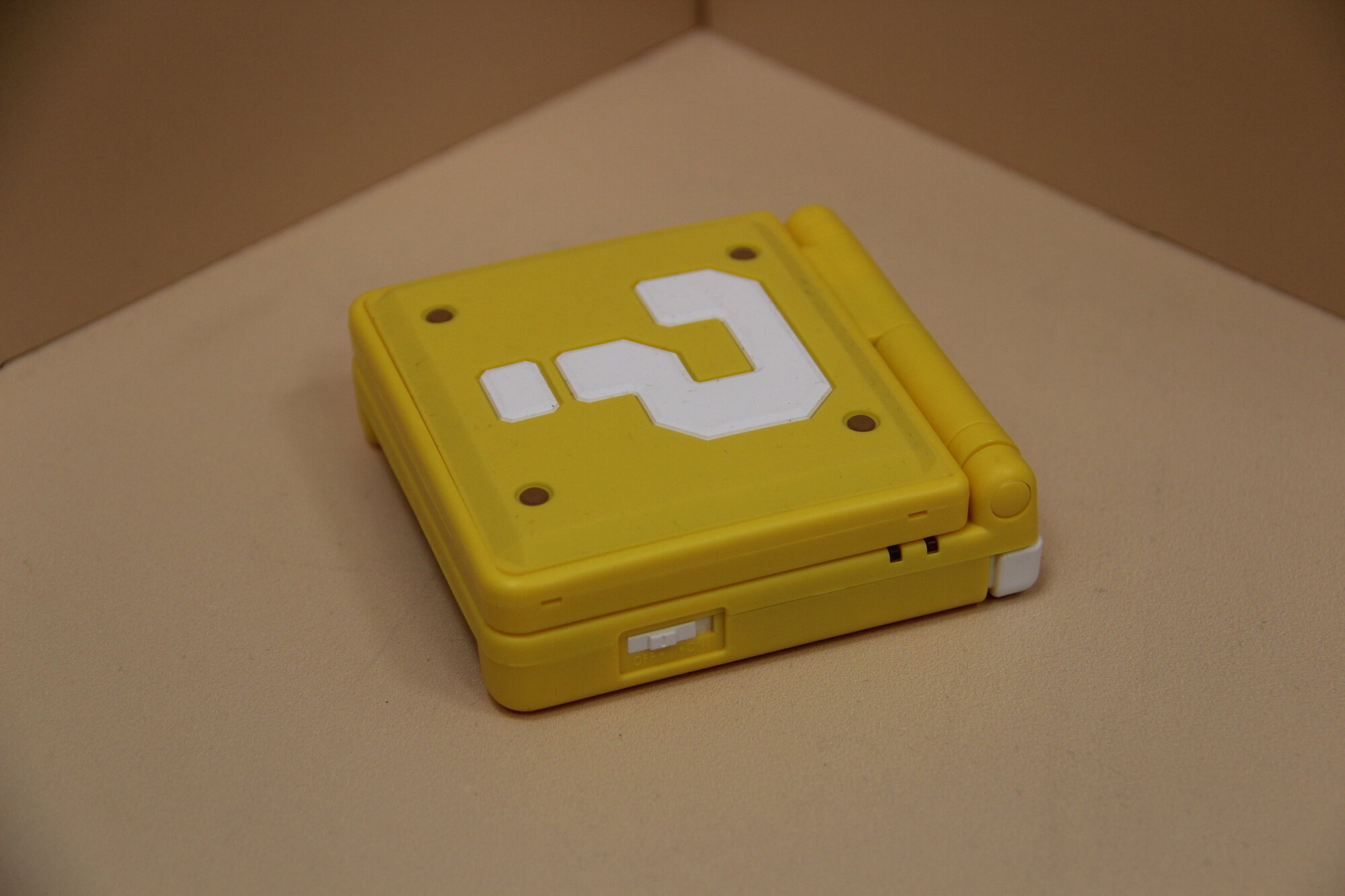 Игровая приставка Nintendo Game Boy Advance SP (AGS-001) Mario Question Block в коробке