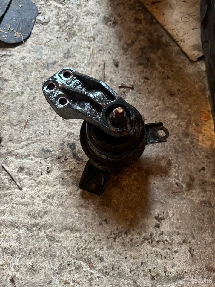 Подушка двигателя Hyundai i20, 21812-1J000, б/у