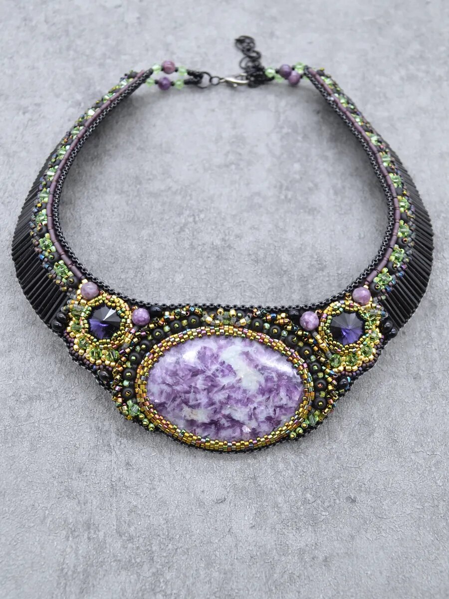 Бусы, бисер, кристаллы Swarovski, кристалл, фиолетовый, зеленый, черный, желтый — фото 1