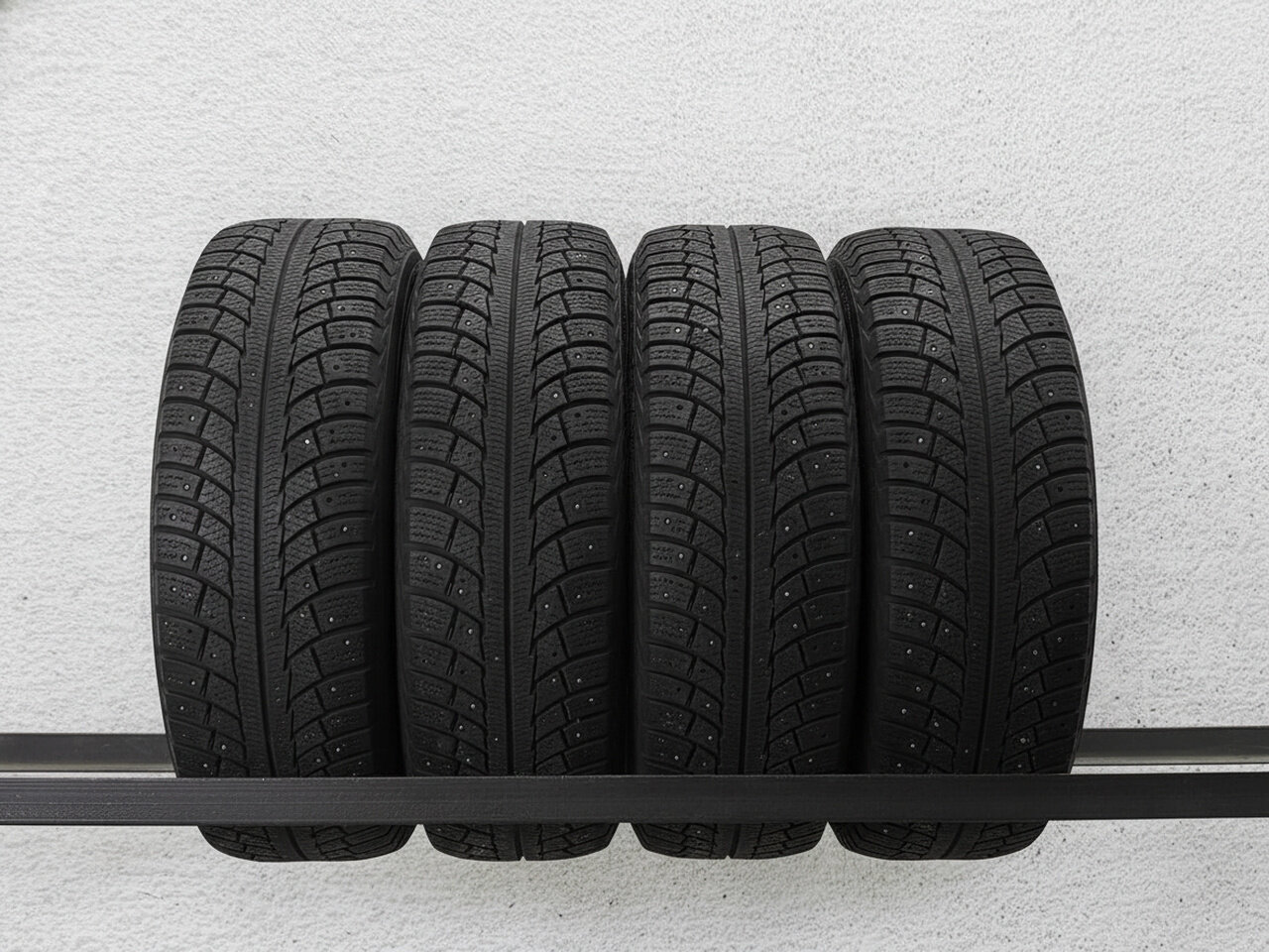 Зимние шины шипованные Gislaved Nord Frost 5 225/65 R17 50% износ UFA206