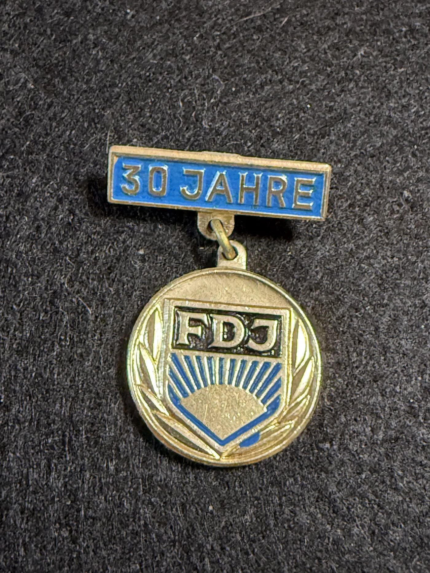 Значок «FDJ 30 лет»