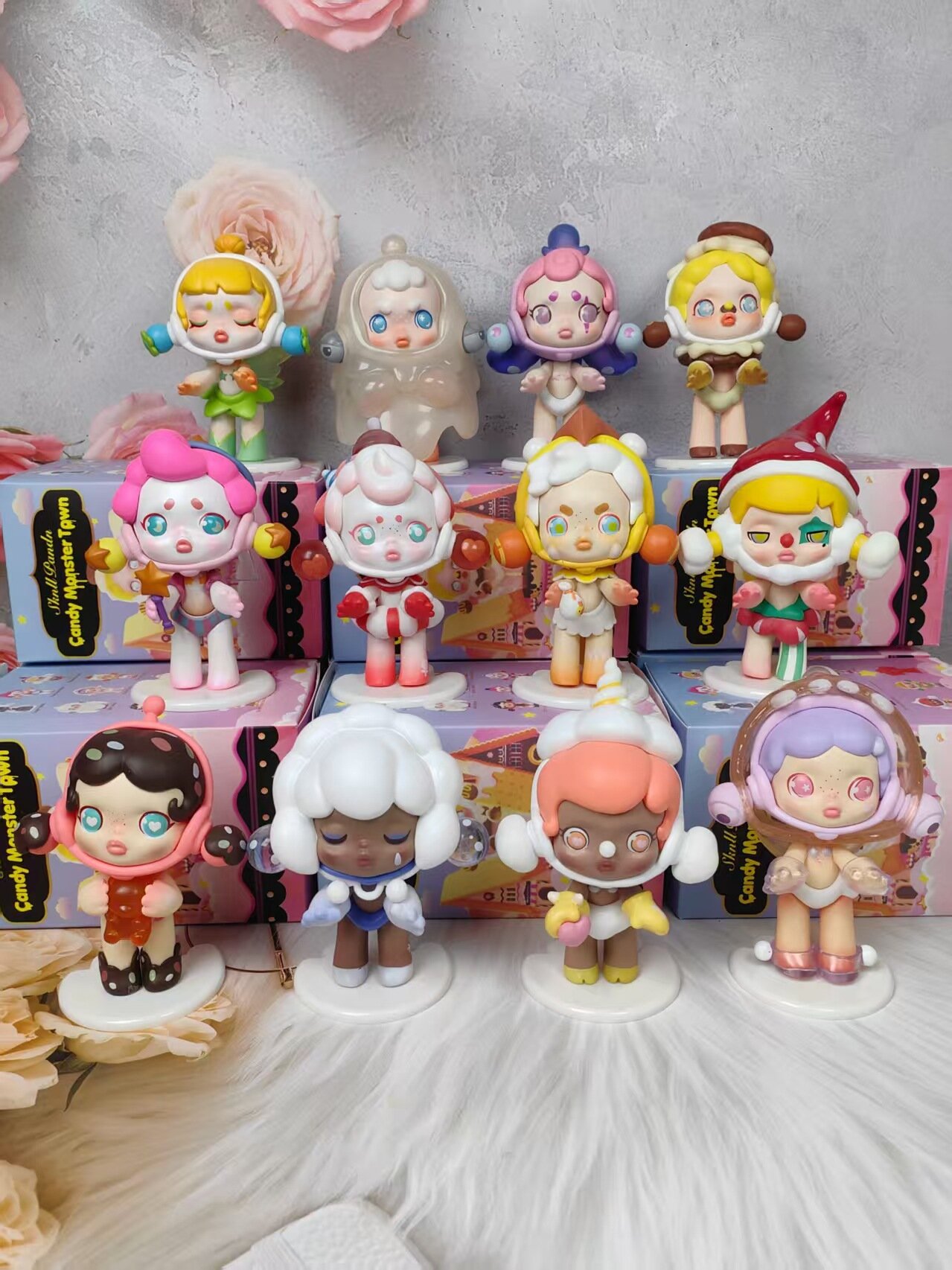 Коробка сюрпризов Pop Mart Серия Конфетный Городок Фигурки коллекционные Цвет：Конфетный полный набор 12 предметов