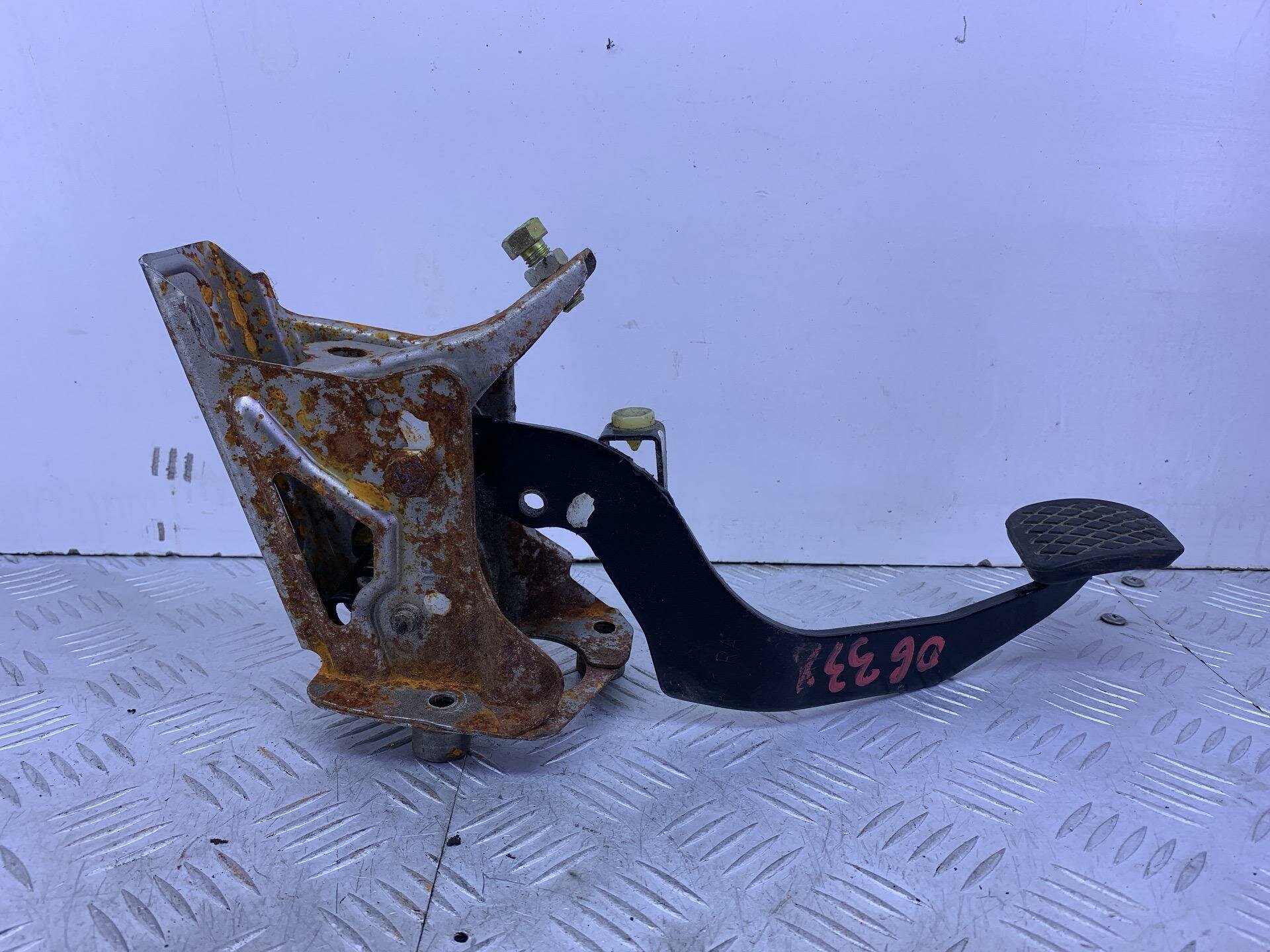 Педаль сцепления Honda Civic 6 EJ9 1996